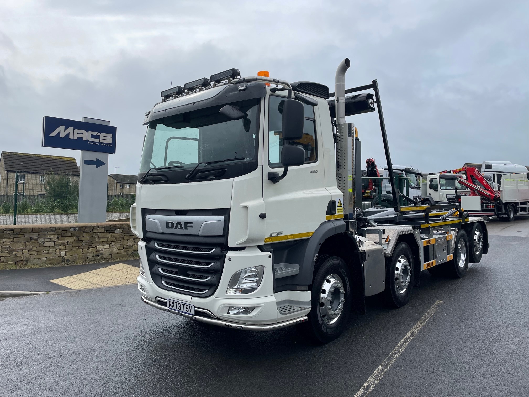 DAF (2023) 8x2 VDL Hookloader at Mac's Truck Sales