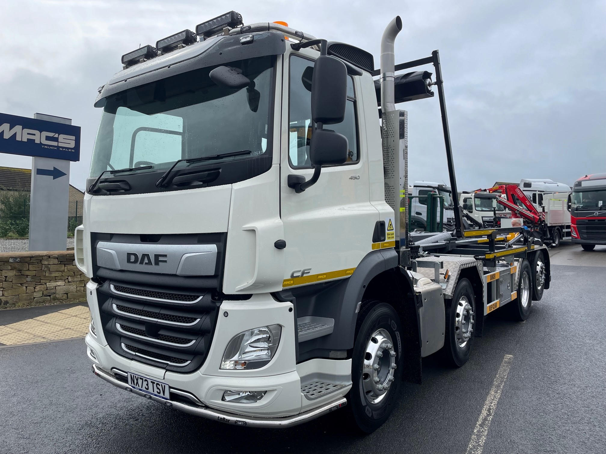 DAF (2023) 8x2 VDL Hookloader at Mac's Truck Sales