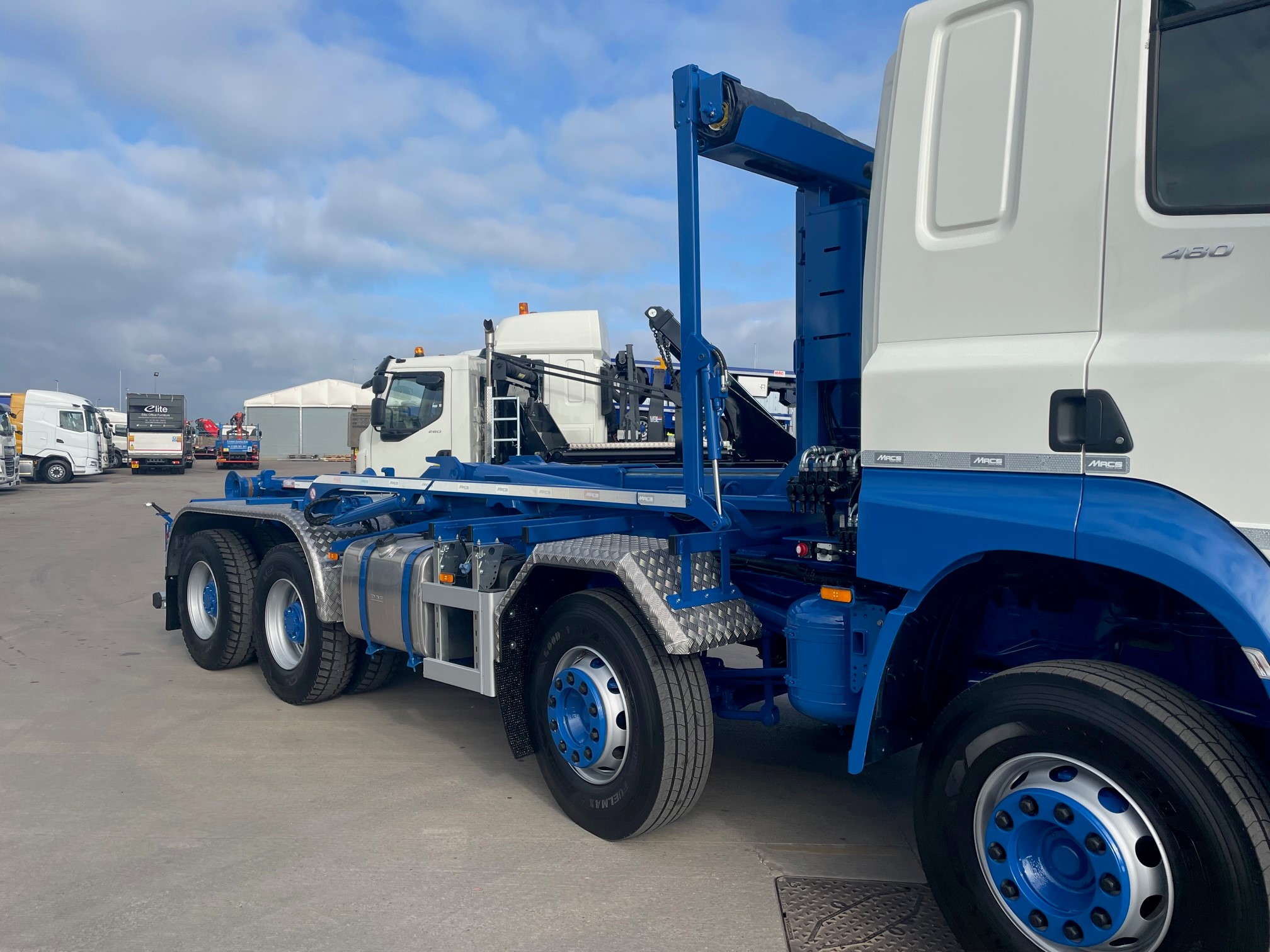 DAF 8x4 VDL Drawbar Hookloader