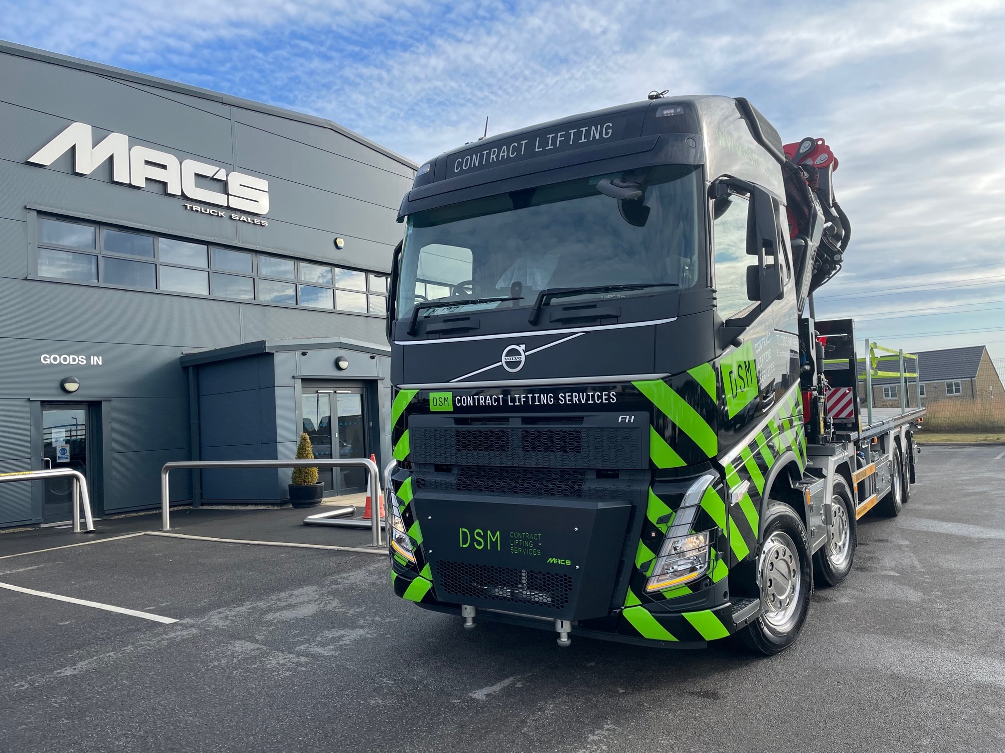 DSM Contract Lifting Services Takes New Shape Volvo FH500