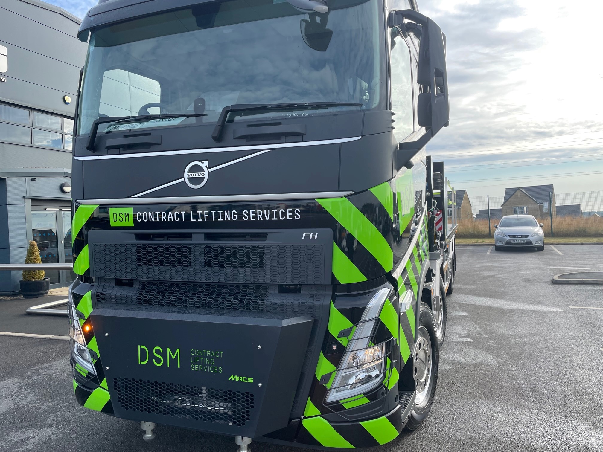 DSM Contract Lifting Services Takes New Shape Volvo FH500