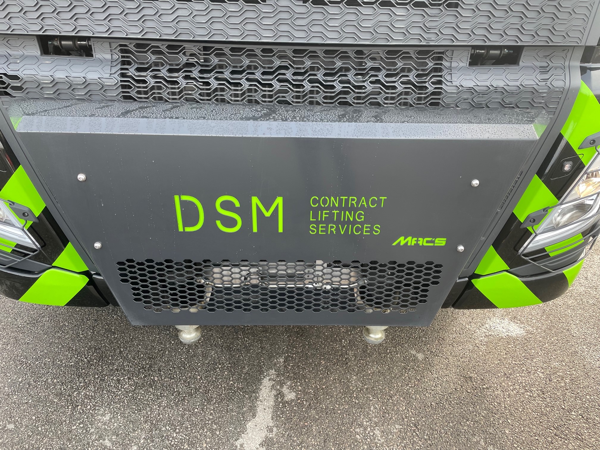 DSM Contract Lifting Services Takes New Shape Volvo FH500