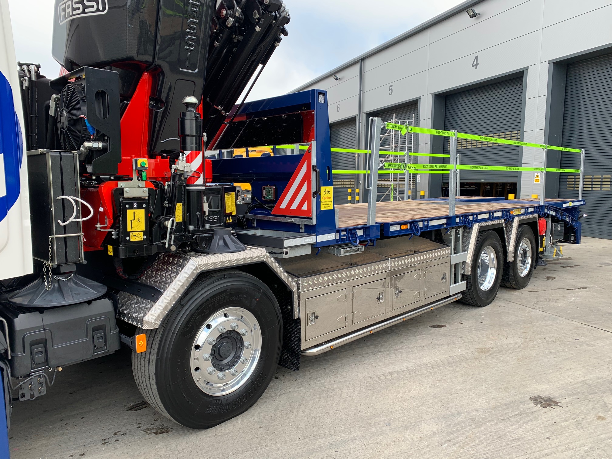 SCANIA G450 With FASSI F710 Cheese Wedge Truck