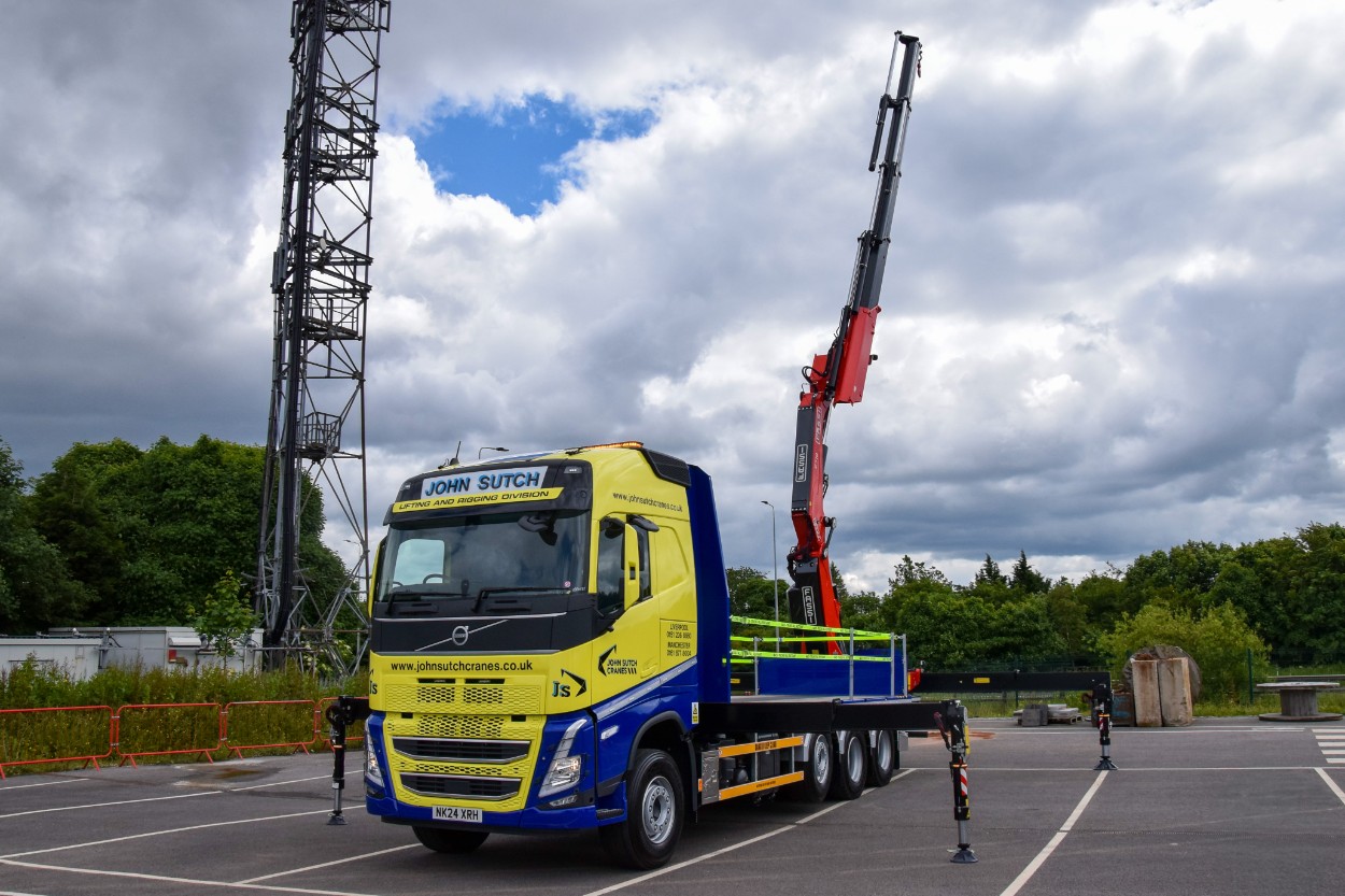 Volvo (2025) 8x2 with FASSI F710 for John Sutch Cranes