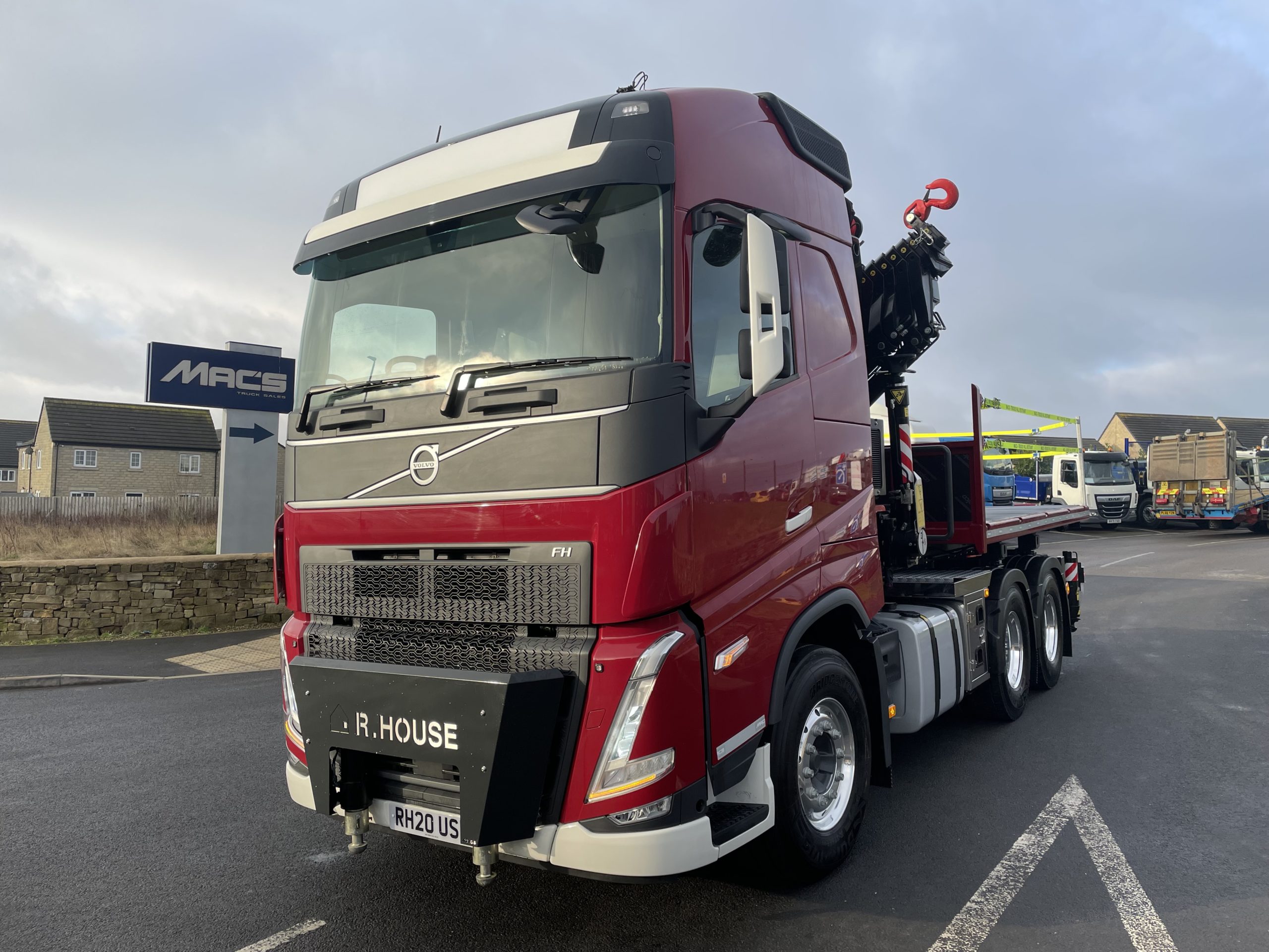 Volvo Tractor Unit Fitted with F545RA.2.28 by Mac's Trucks