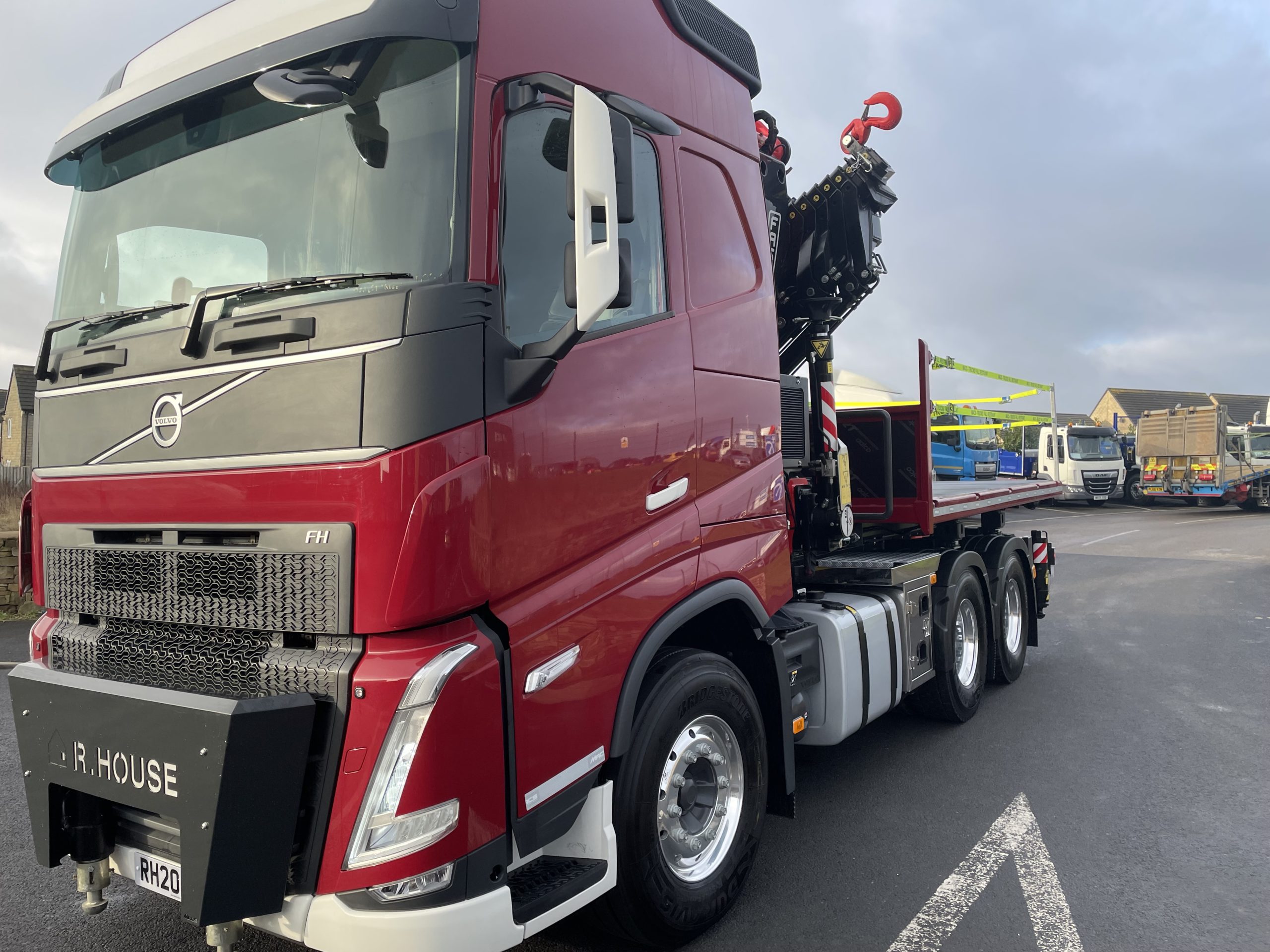 Volvo Tractor Unit Fitted with F545RA.2.28 by Mac's Trucks