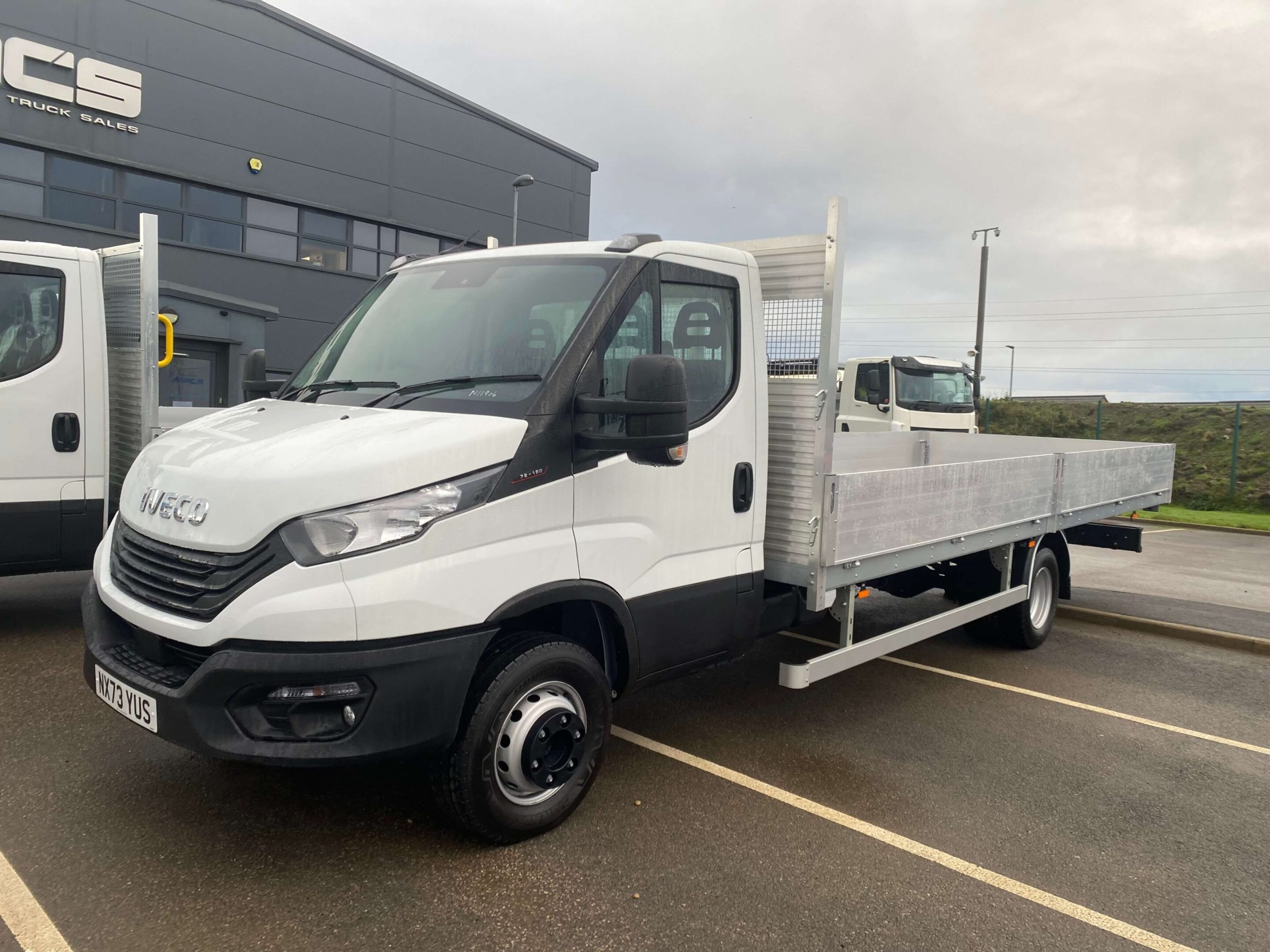2025 IVECO 72-180 FLAT BED