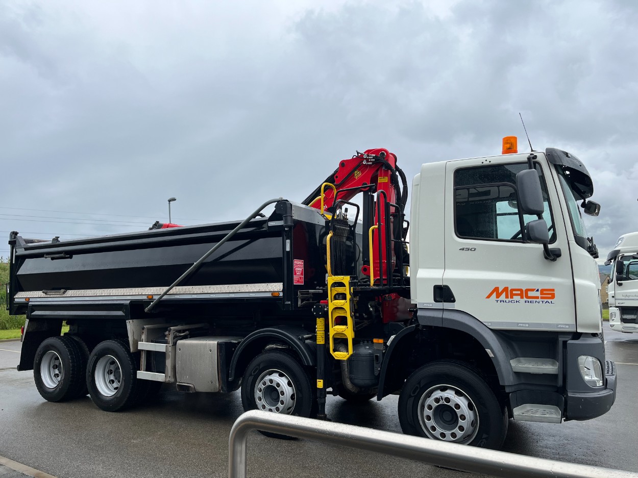 DAF (2022) 8x4 Tipper Grab