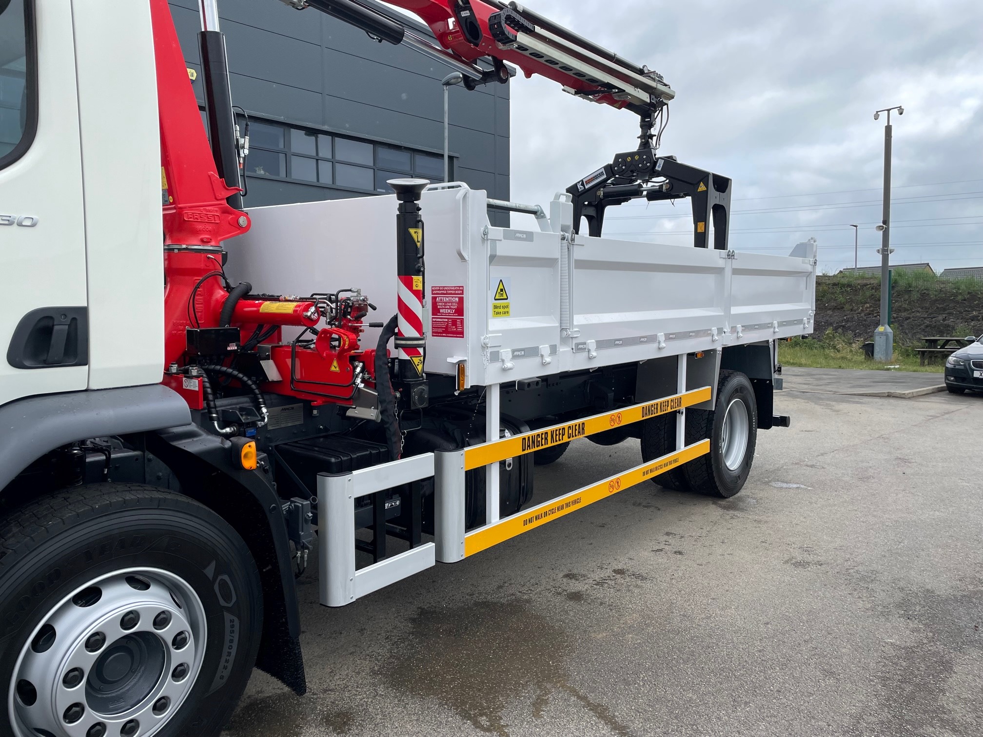 DAF (2025) 18T Tipper Grab