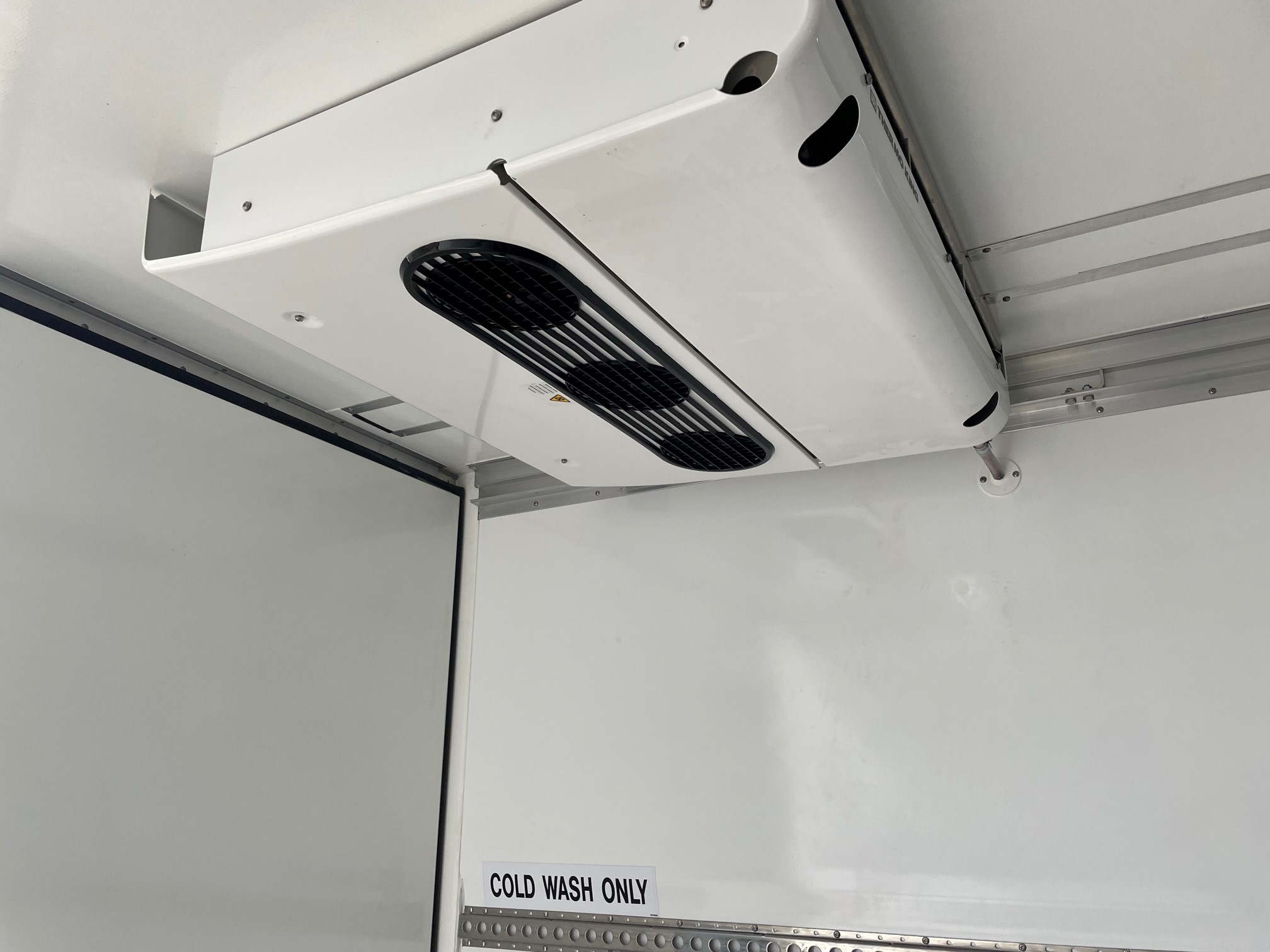 DAF (2025) 6x2/8x2 Gray Adams Fridge Body