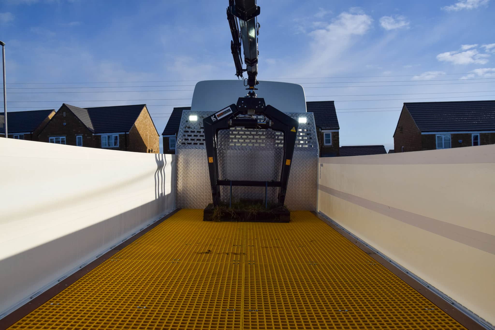 DAF (2025) 6x2 Brick and Block With Trailer