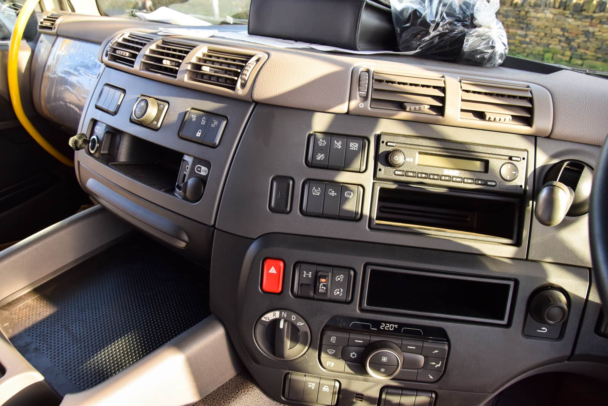 DAF (2025) 6x2 Brick and Block With Trailer