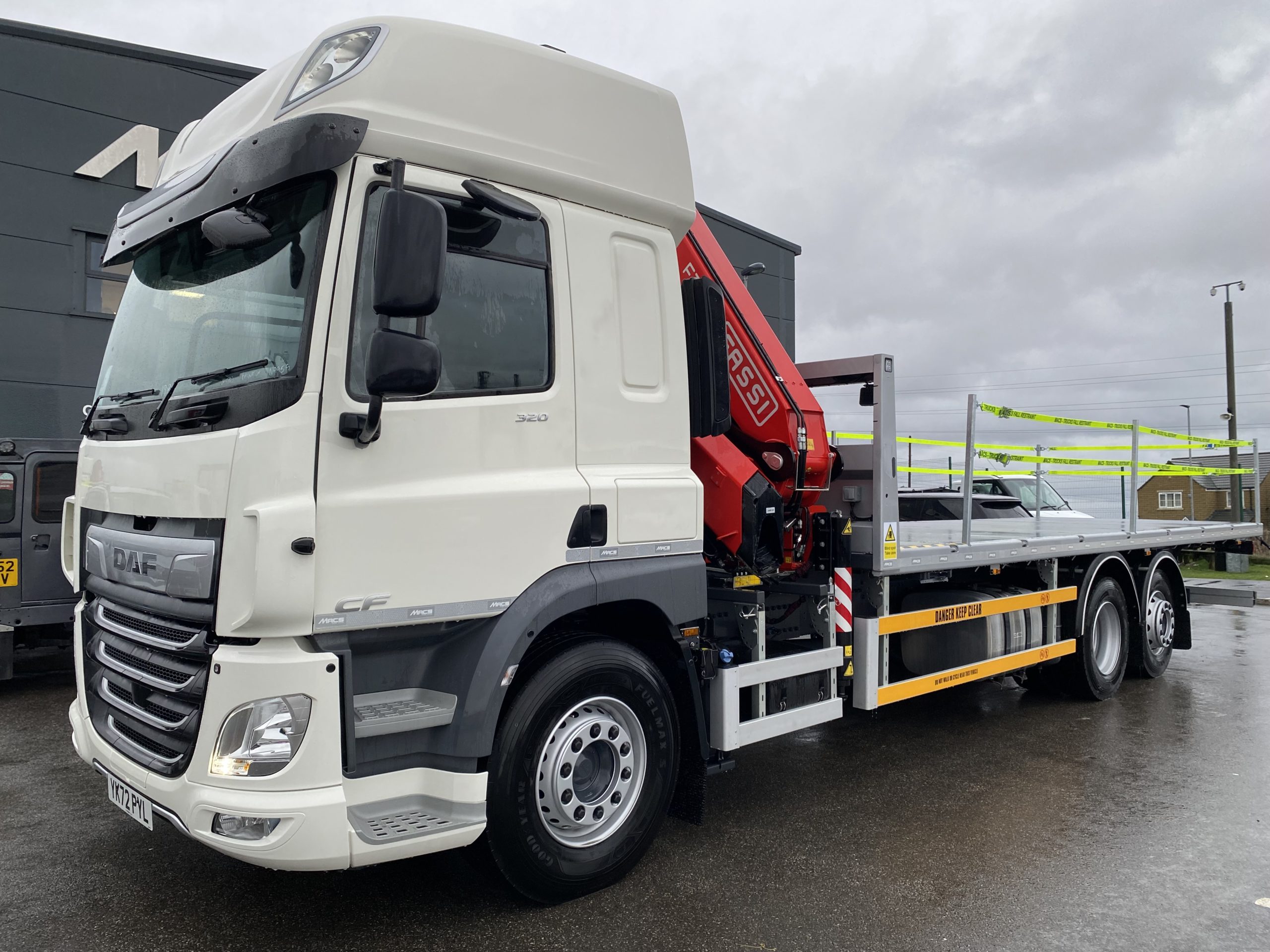 DAF (2025) CF FASSI F305 6x2 Flatbed