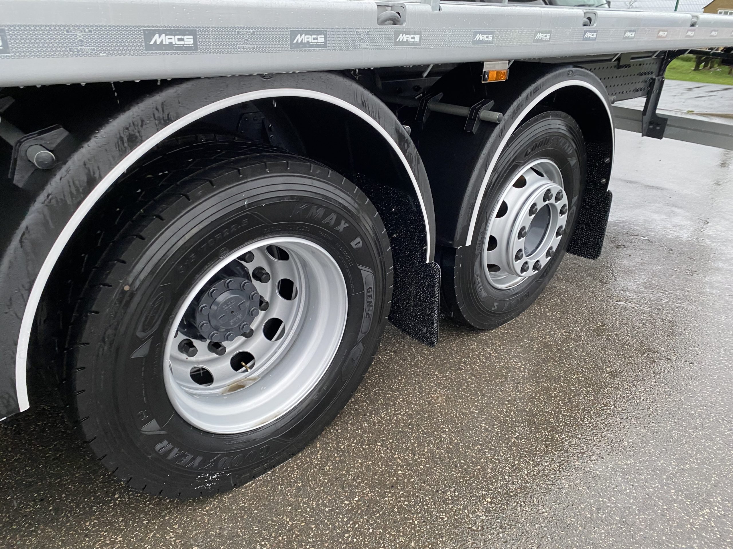 DAF (2025) CF FASSI F305 6x2 Flatbed