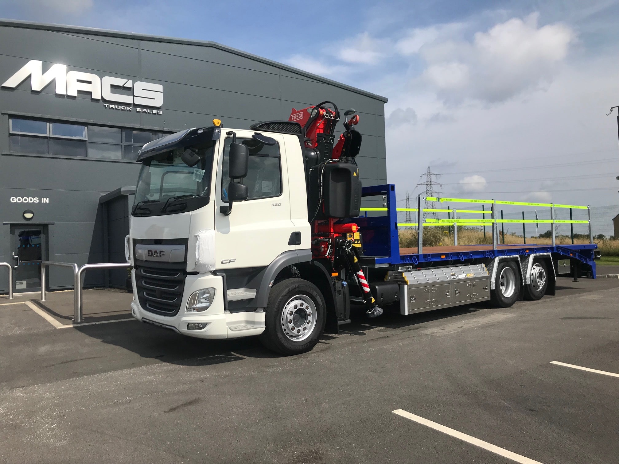 DAF (2025) CF320 6x2 FASSI F305A2.22 Crane Mounted Rigid Cheesewedge