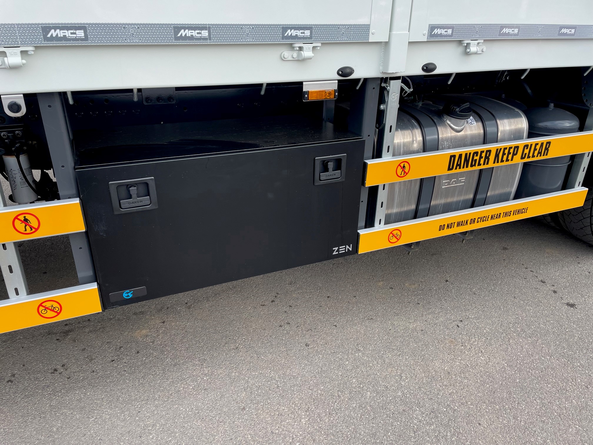 DAF (2025) CF320 6x2 Builders Merchant F155