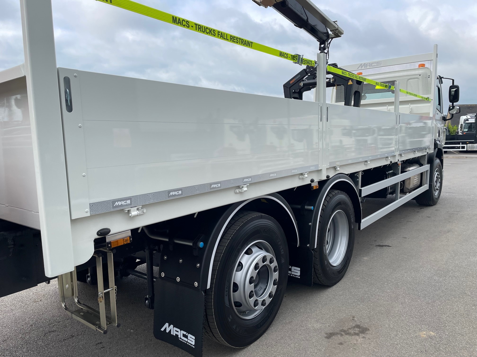 DAF (2025) CF320 6x2 Builders Merchant F155