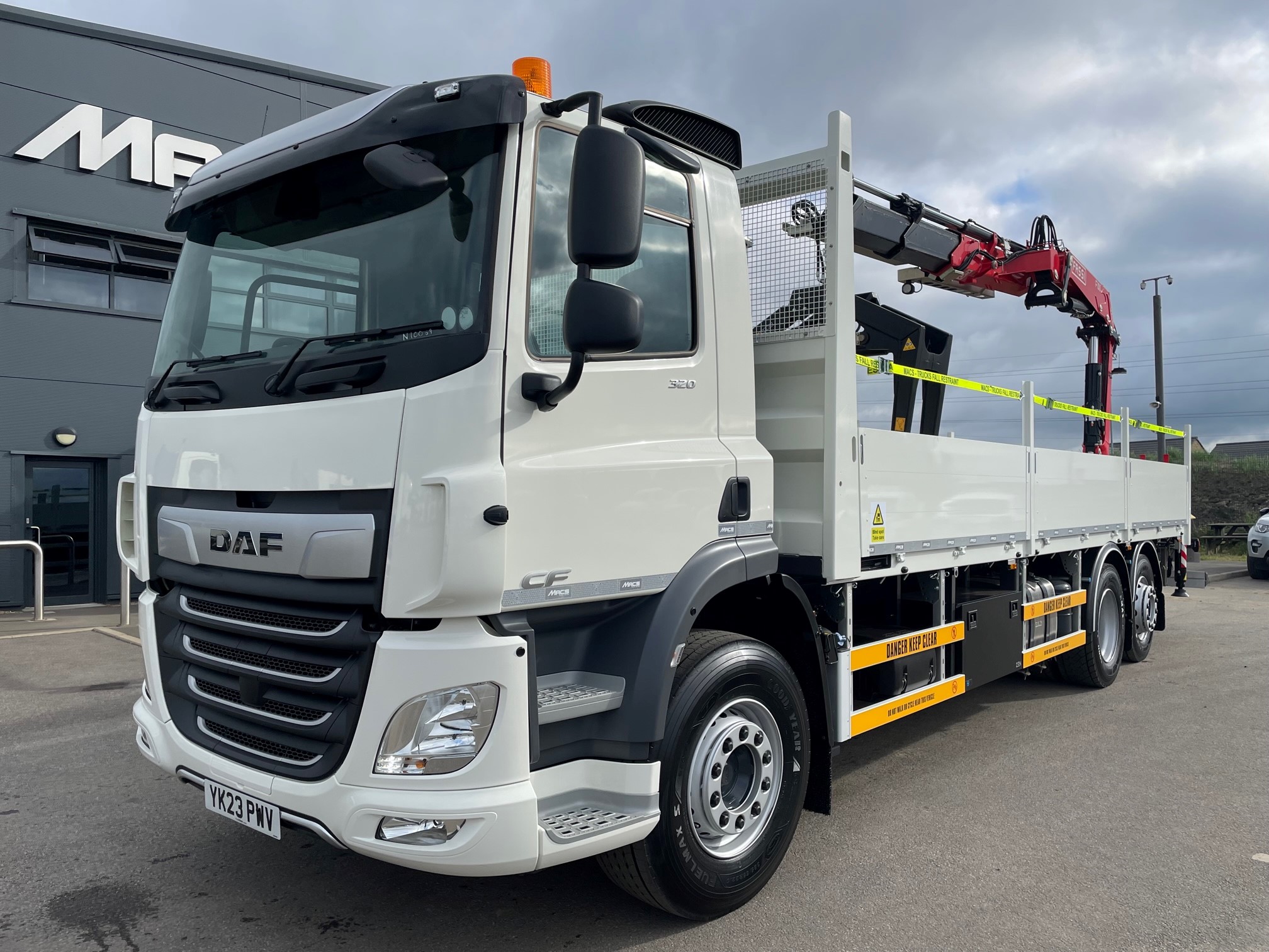 DAF (2026) CF320 6x2 Builders Merchant F155