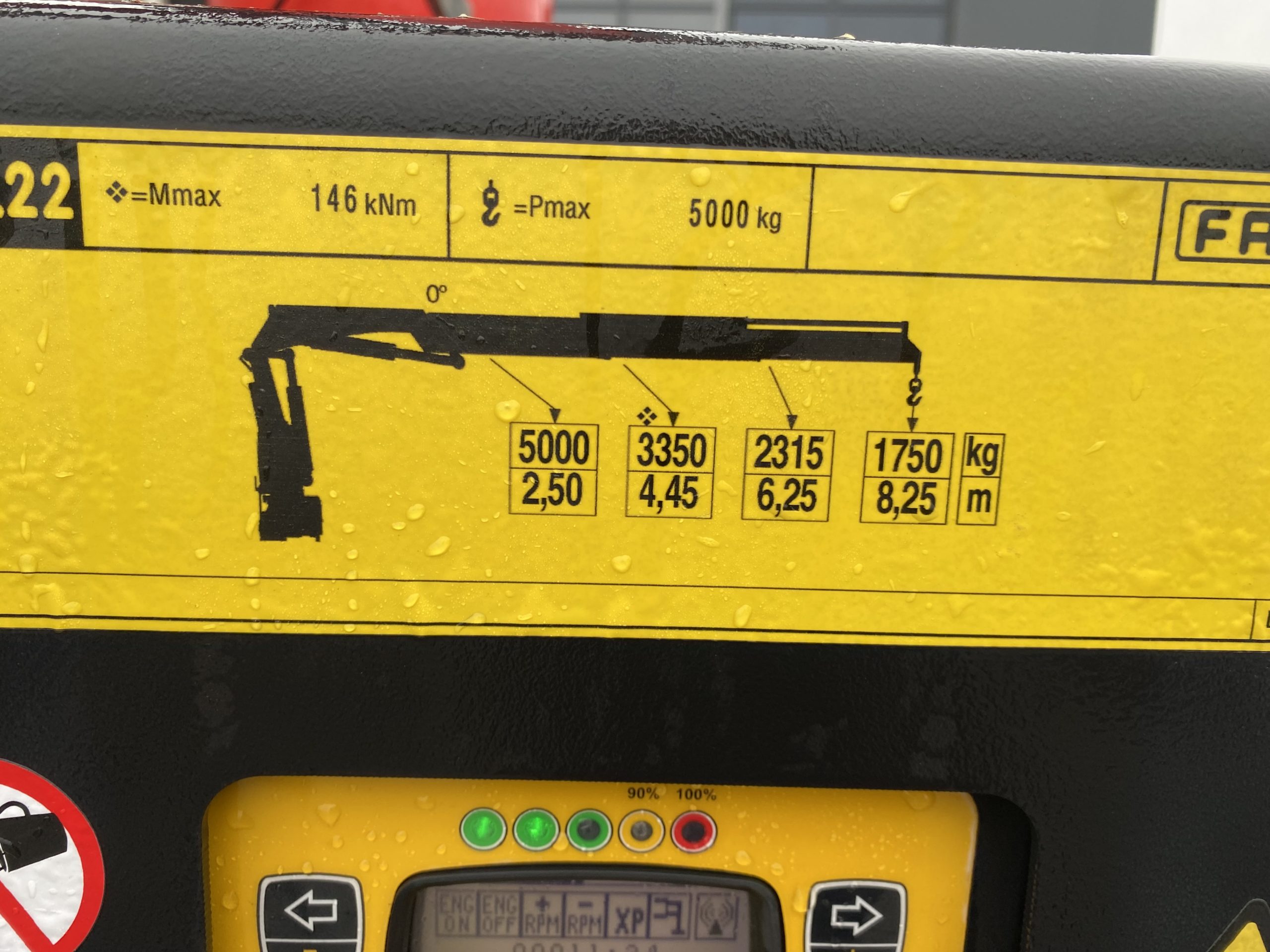 DAF (2025) CF320/70 6 x 2 FASSI F155 Brick Grab