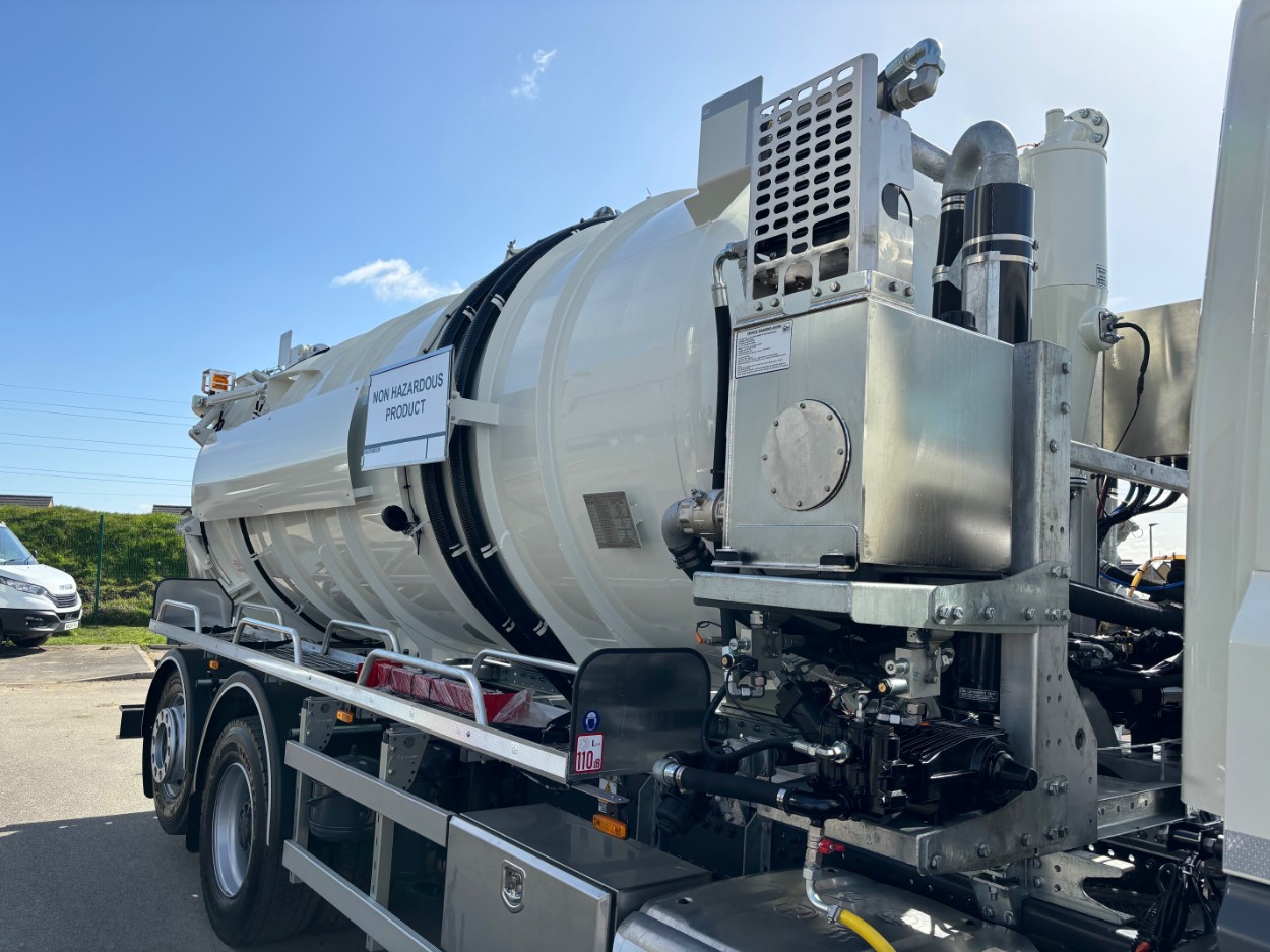 DAF (2025) CF370 Whale Vac / Jet Tanker