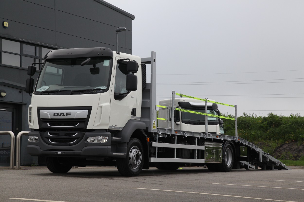 DAF (2025) LF210 14/16T Beavertail