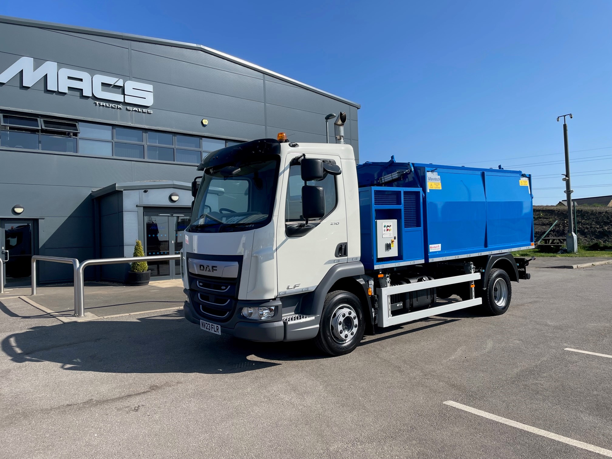 DAF (2025) LF210 12T Hotbox | Macs Trucks