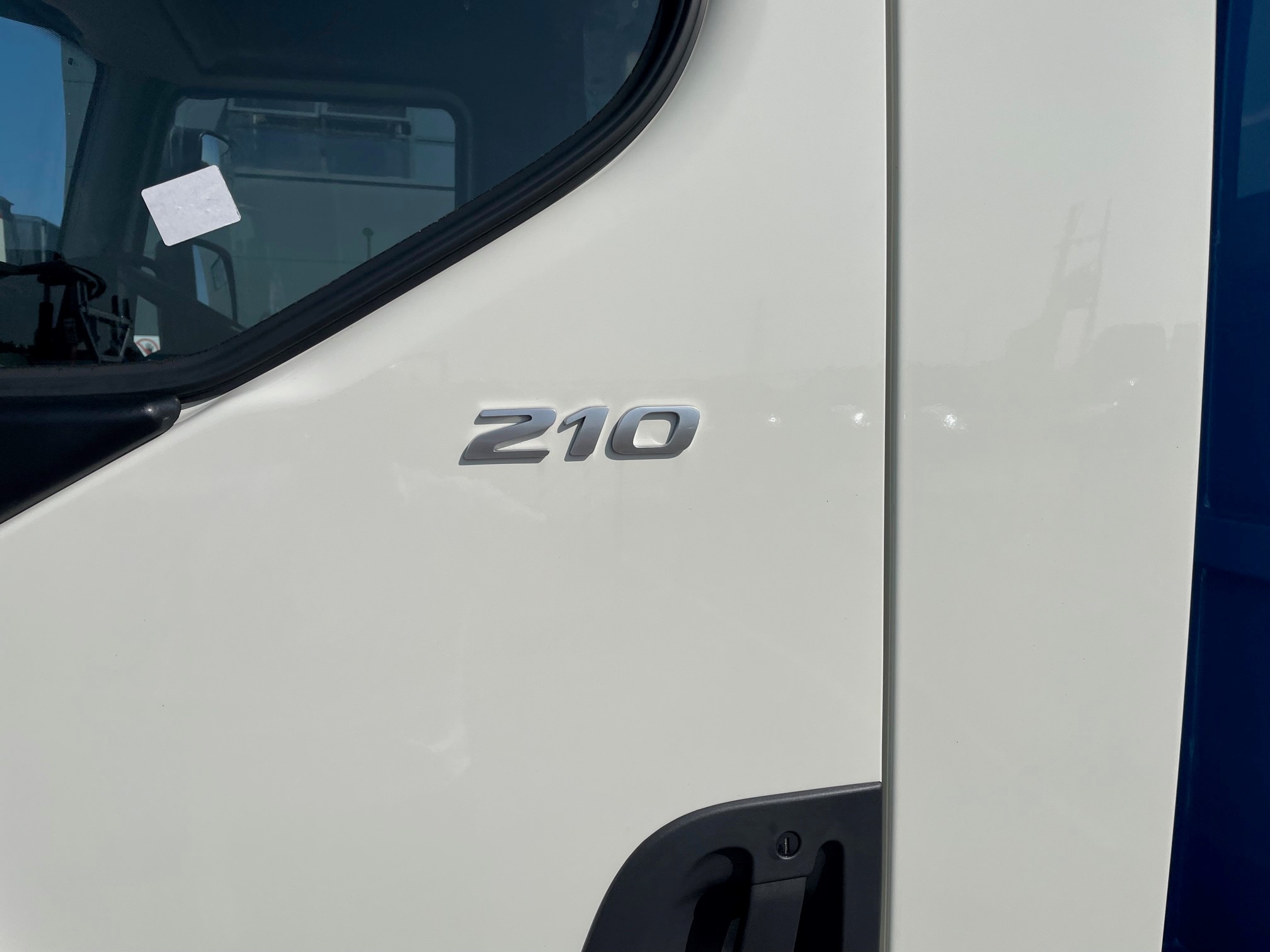 DAF (2025) LF210 12T Hotbox