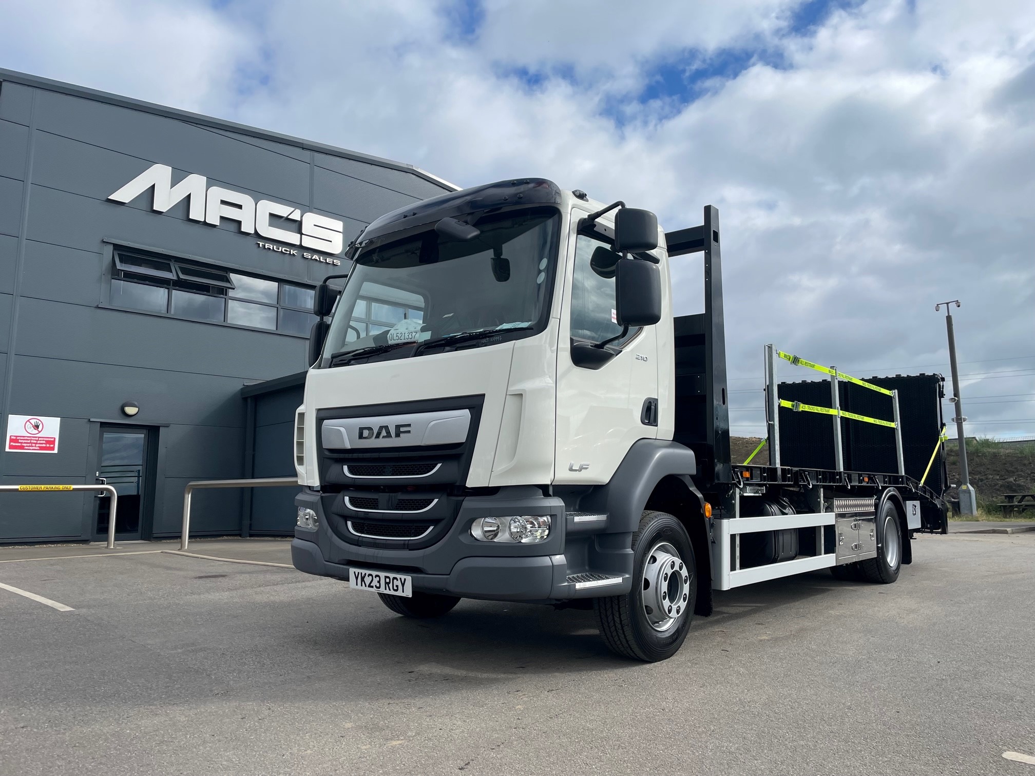 DAF (2026) LF210 14/16T Beavertail