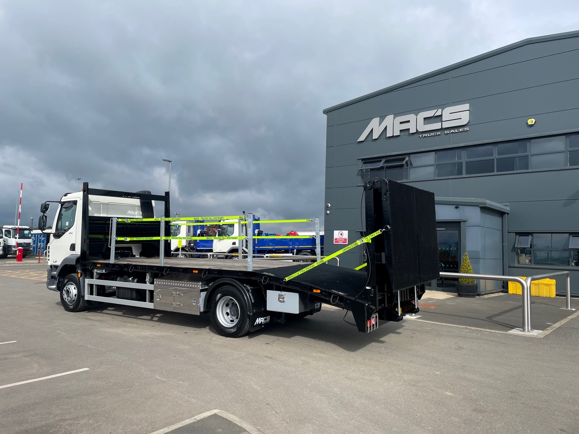 DAF (2026) LF210 14/16T Beavertail