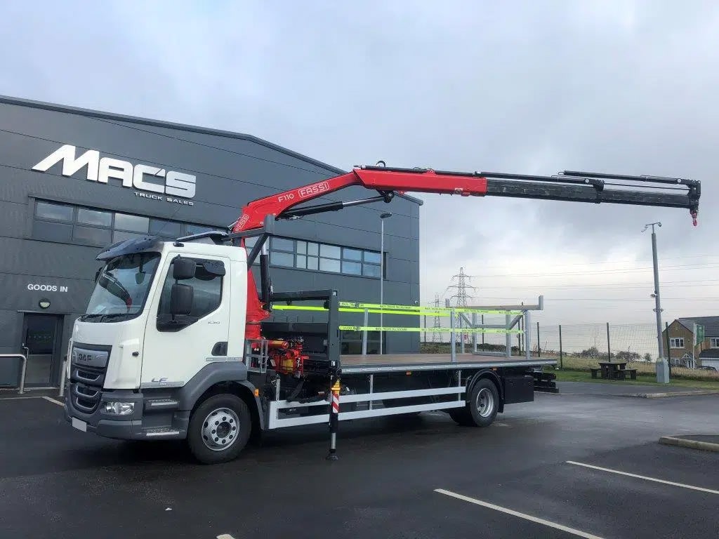 DAF (2025) LF210 4x2 FASSI F110 14/16T Crane Flatbed