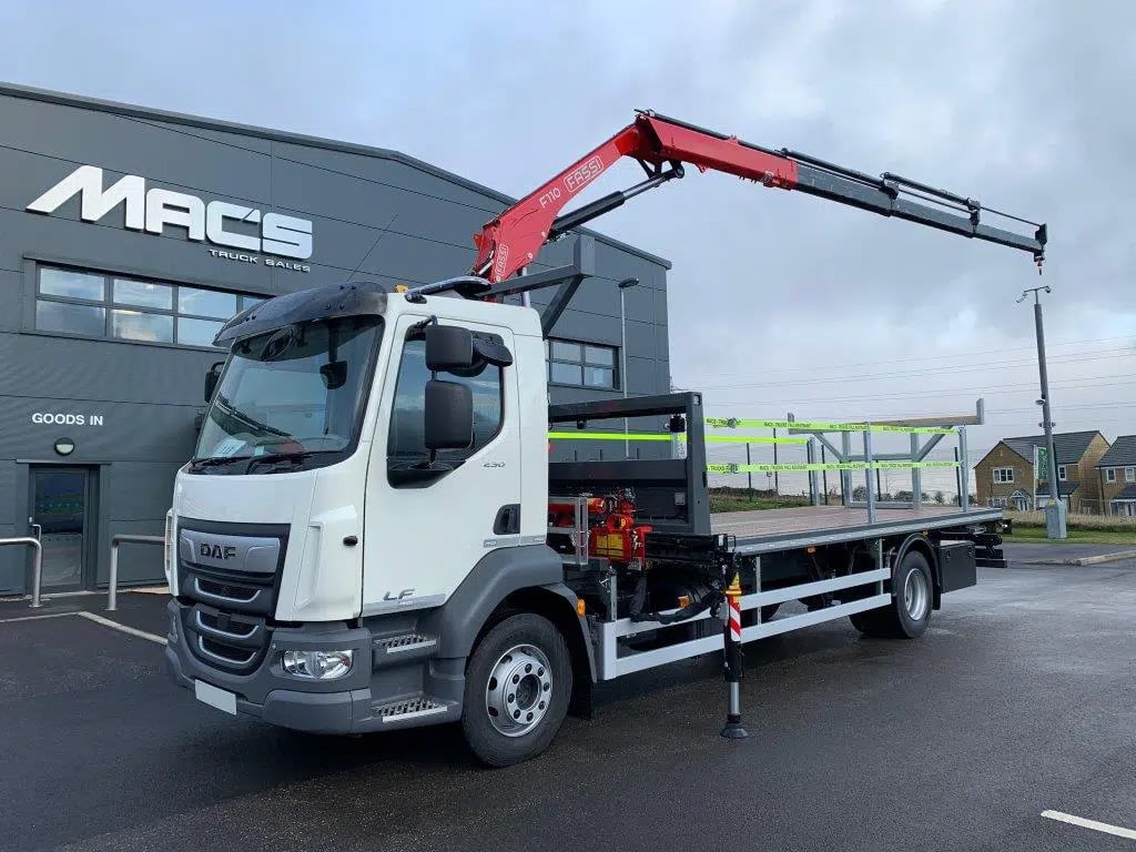 DAF (2025) LF210 4x2 FASSI F110 14/16T Crane Flatbed