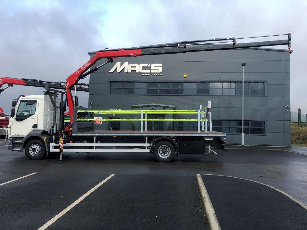 DAF (2025) LF210 4x2 FASSI F110 14/16T Crane Flatbed