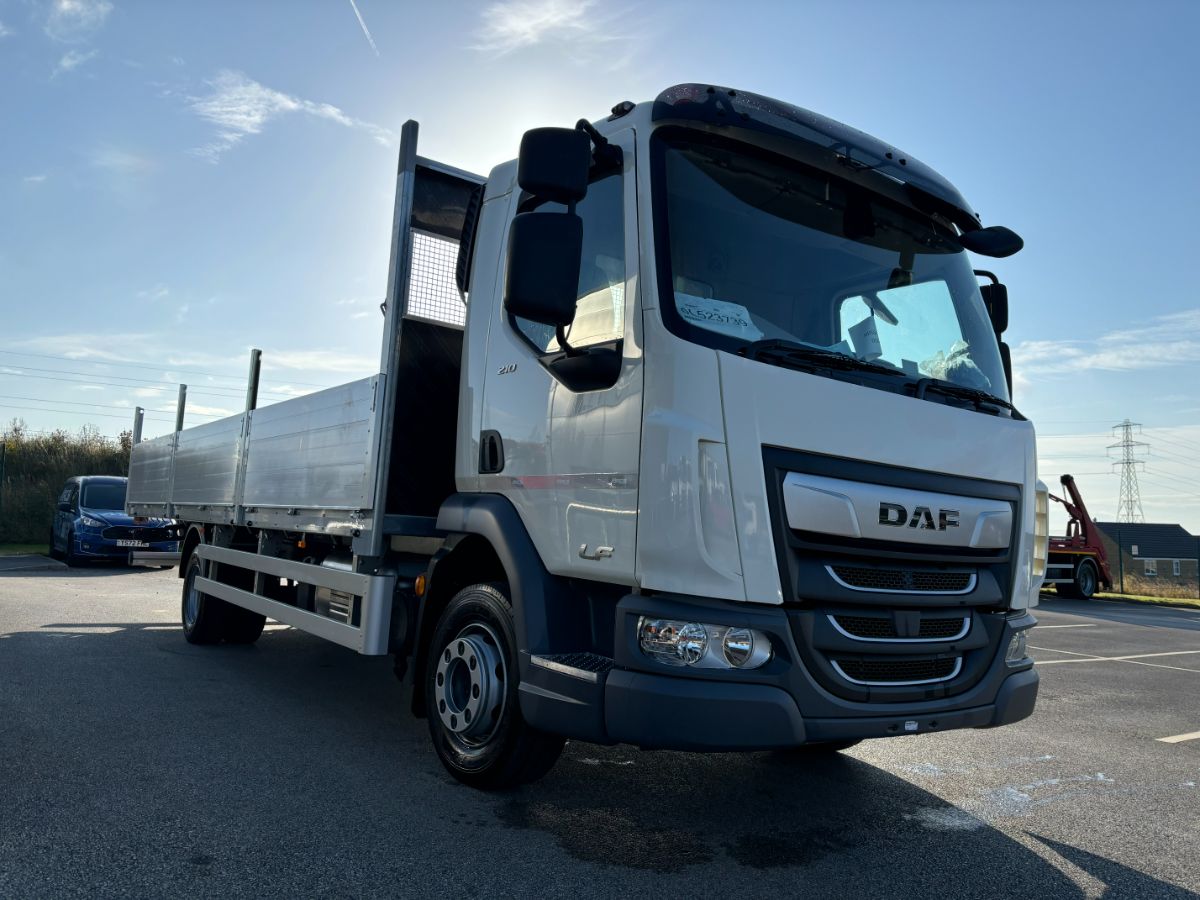 DAF (2025) LF210 4x2 12T Scaffold Truck