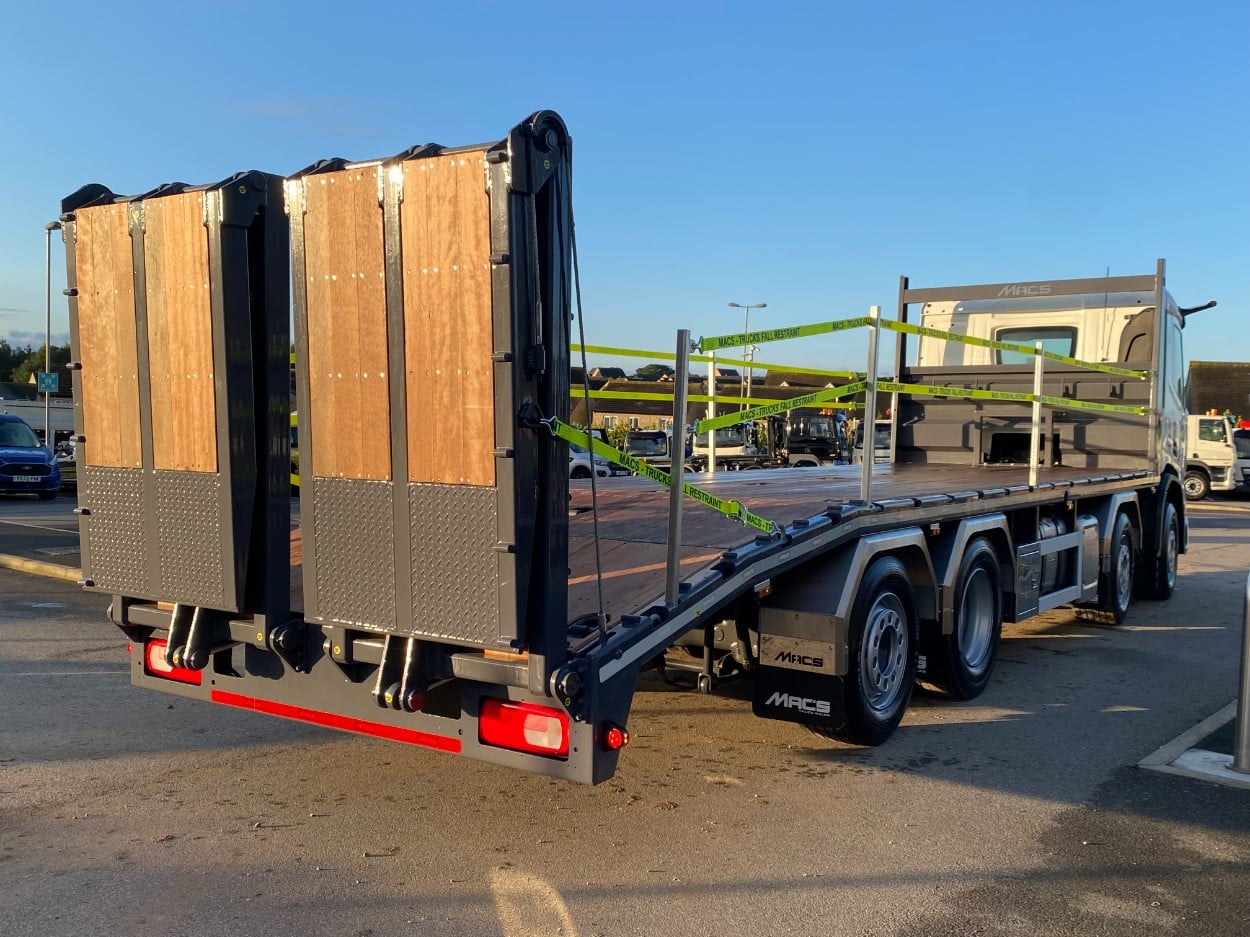 DAF (2026) XD450 8X2 32T Beavertail