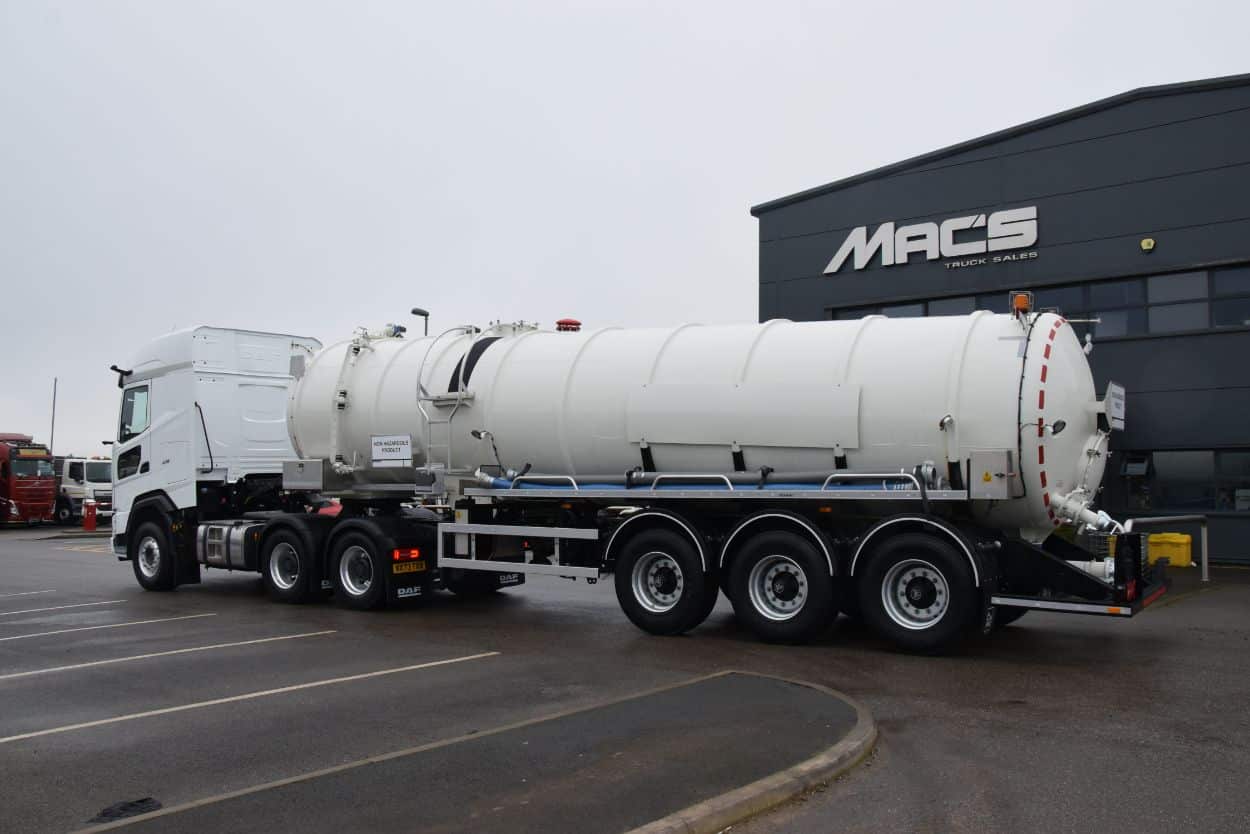 DAF (2026) XG Tractor Unit + Whale Vacuum Tanker Tri Axle