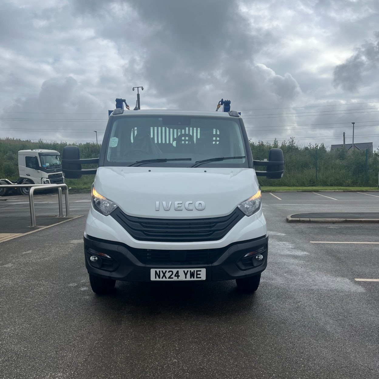 Iveco (2025) 180 4x2 7.2T VDL Skip Loader