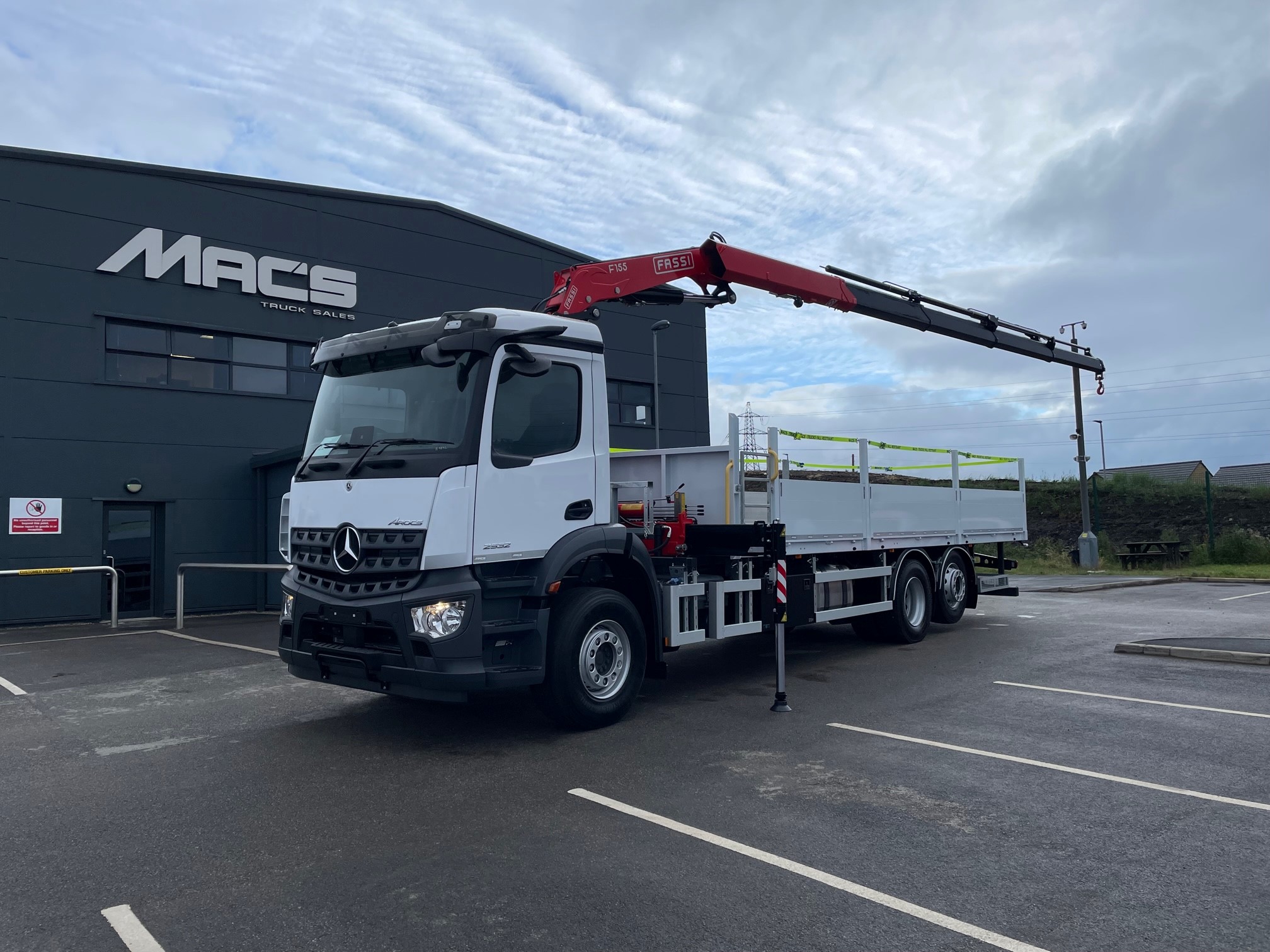 Mercedes (2025) Arocs 6x2 Builders Merchant