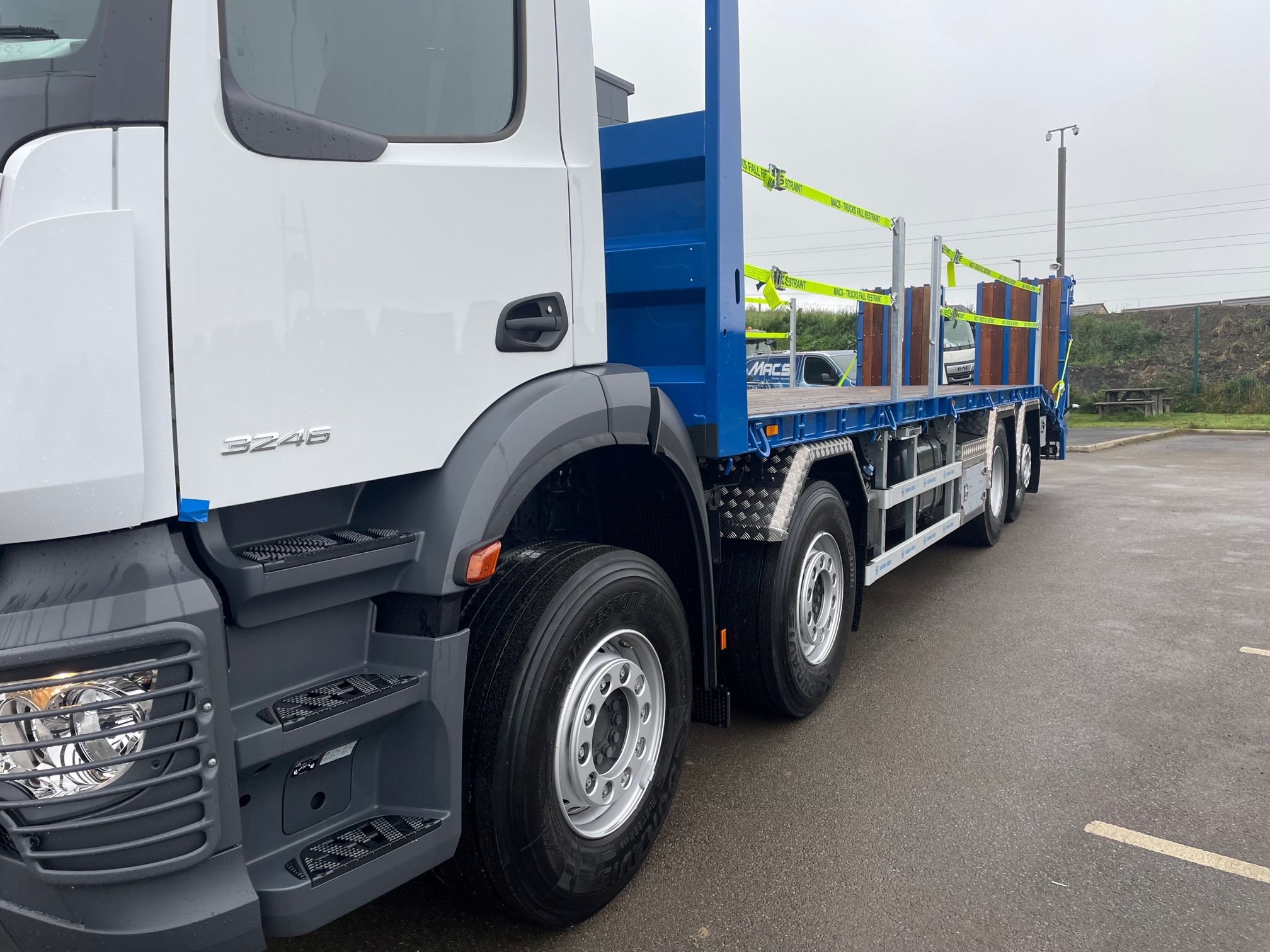 Mercedes (2026) Arocs 8x2 Beavertail