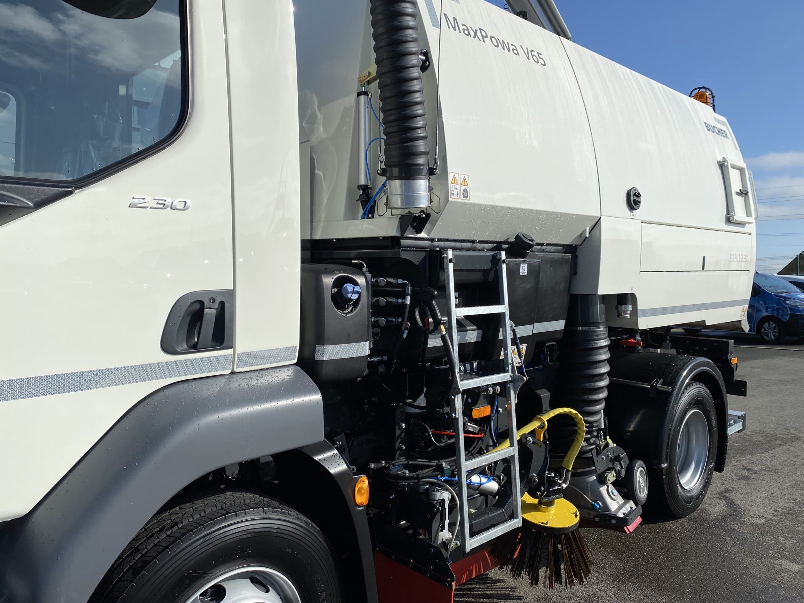 NEW DAF LF 230 Bucher Sweepers
