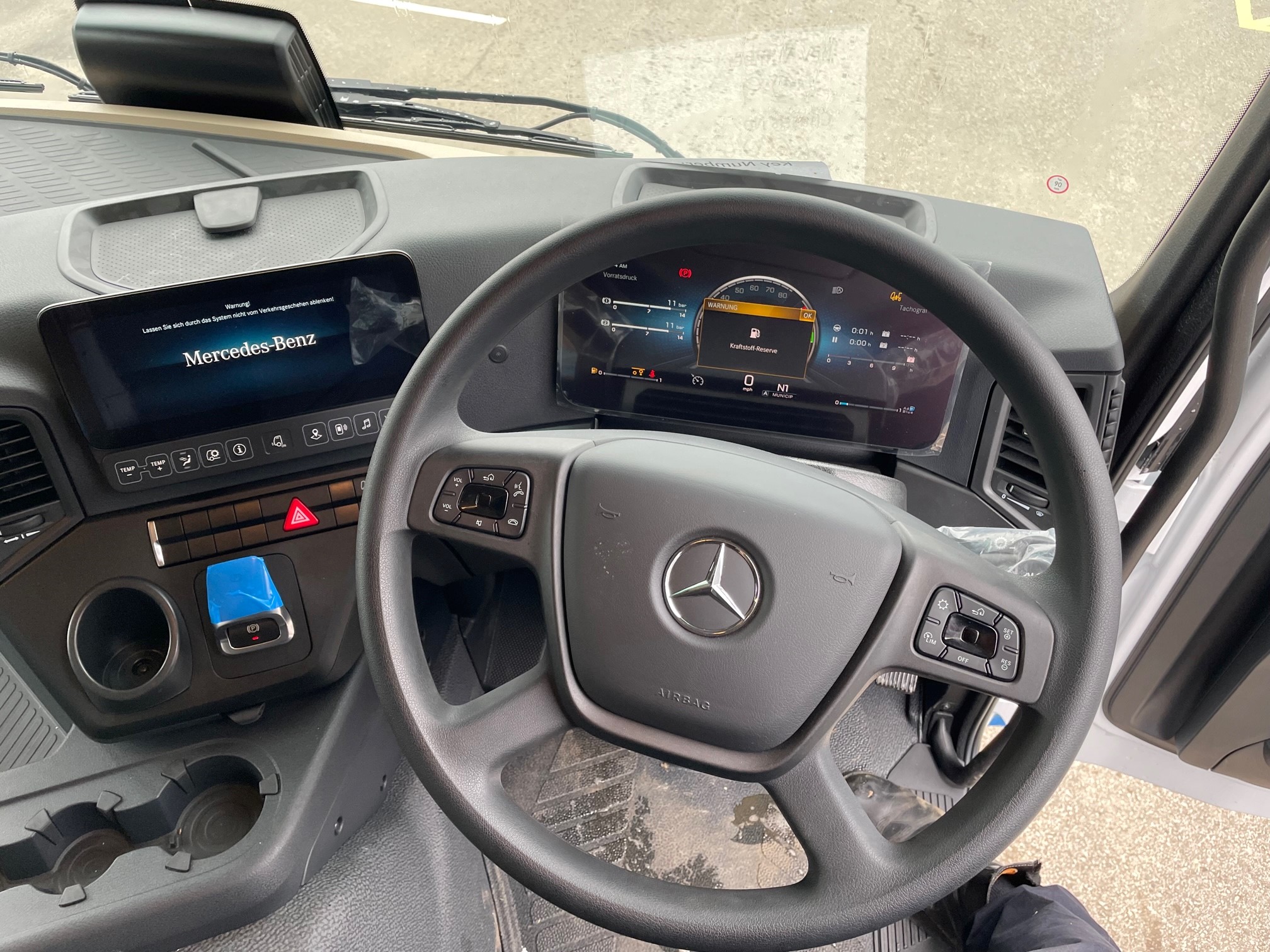 Mercedes (2026) 6x2 Sleeper Skip Loader Drawbar