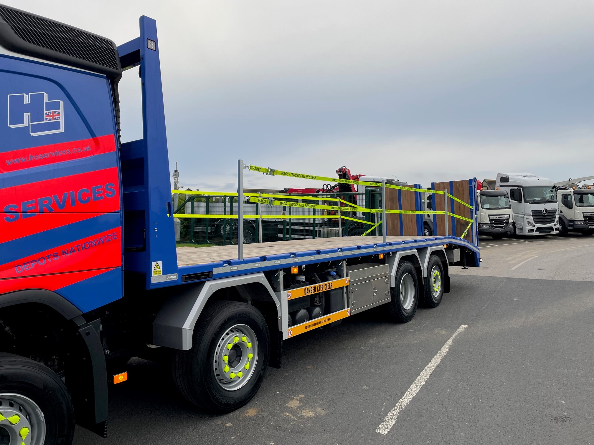 Mercedes (2026) 6x2 Sleeper Skip Loader Drawbar