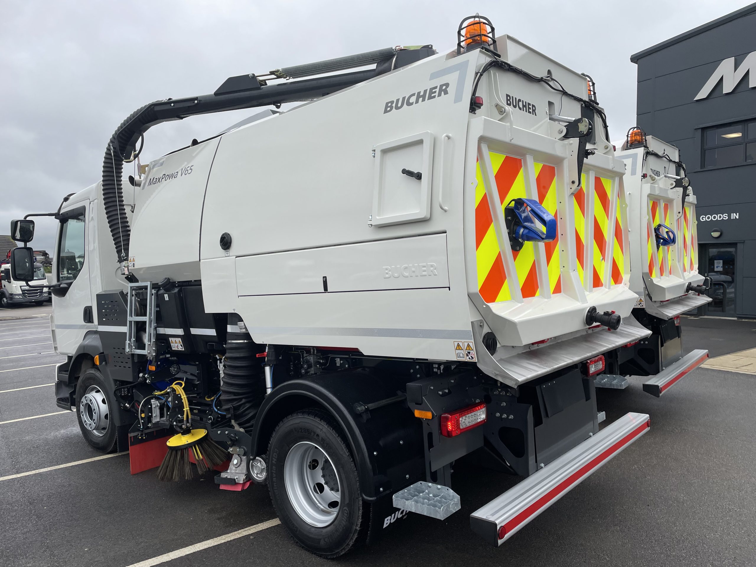 NEW VOLVO 250 Bucher Sweepers
