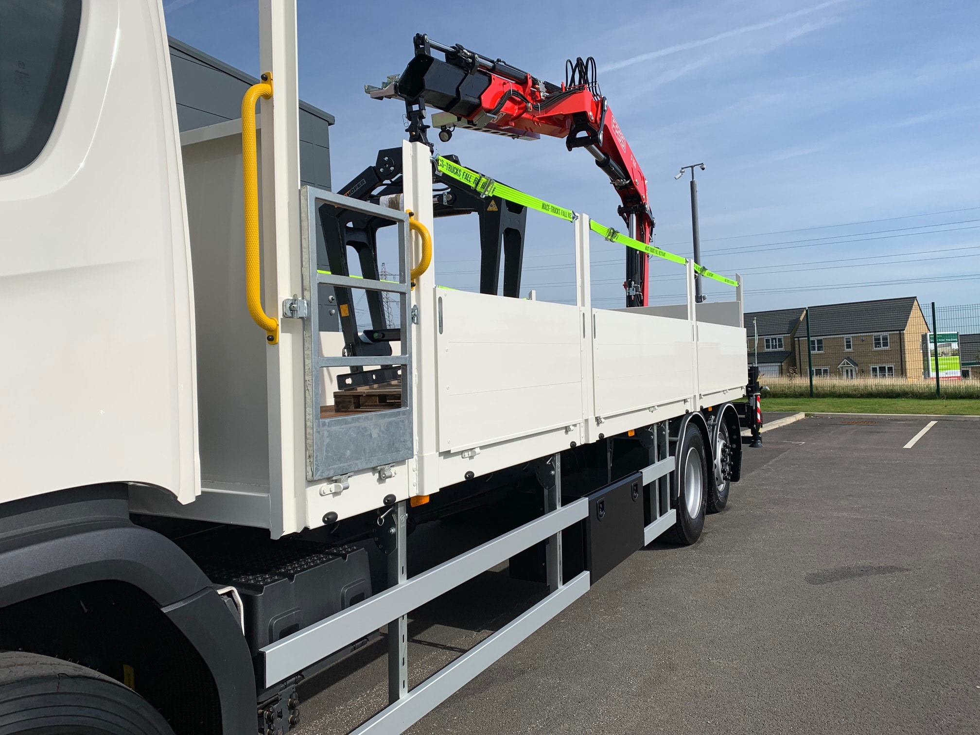 Scania P320 6 x 2 FASSI F155A2.22 with Brick Grab Crane Mounted Rigid ...