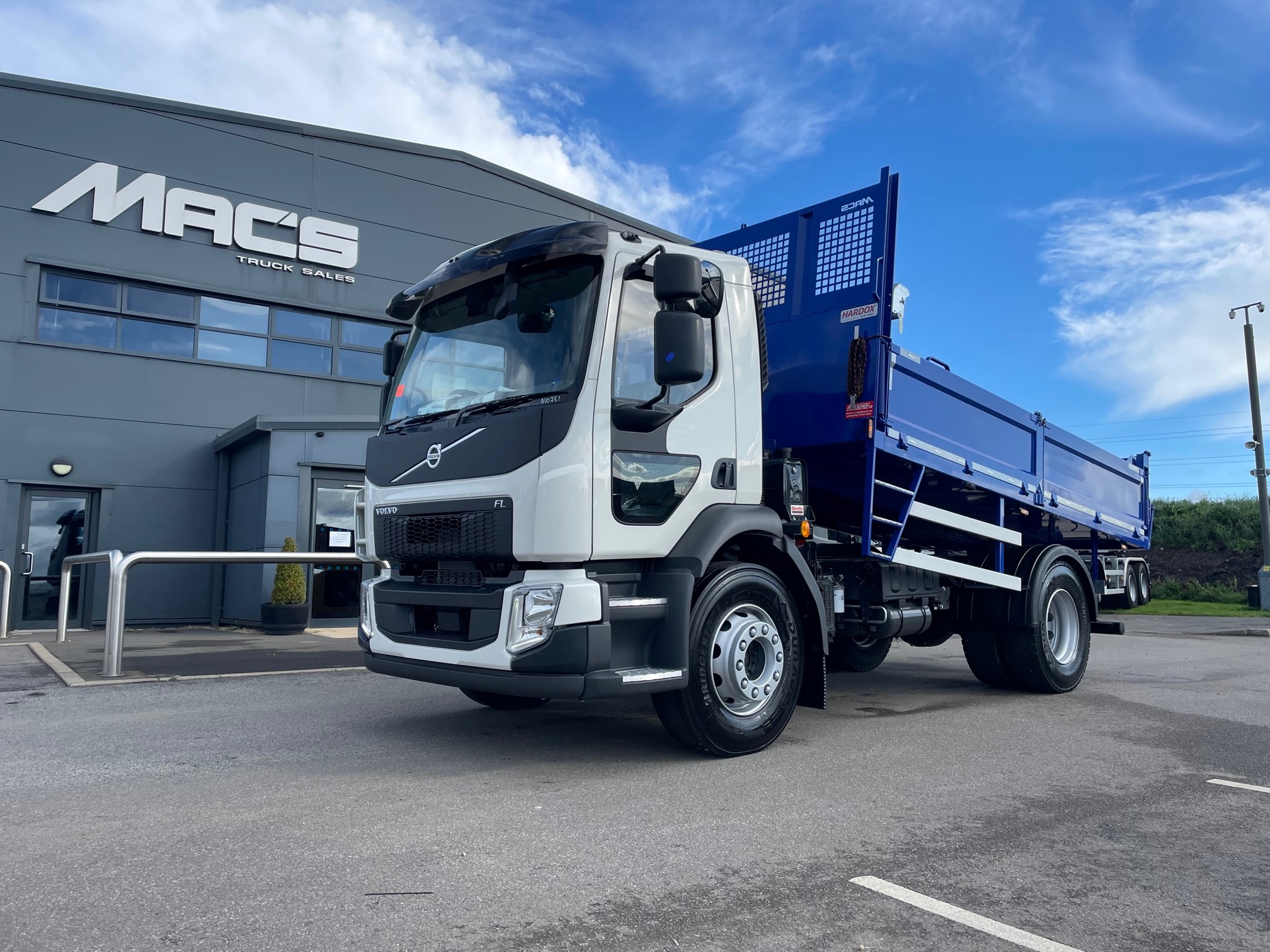 Volvo (2026) FL250 18T Insulated Tipper