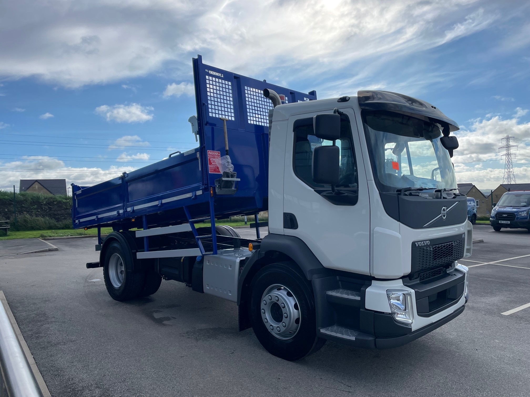 Volvo (2025) 18T Insulated Tipper