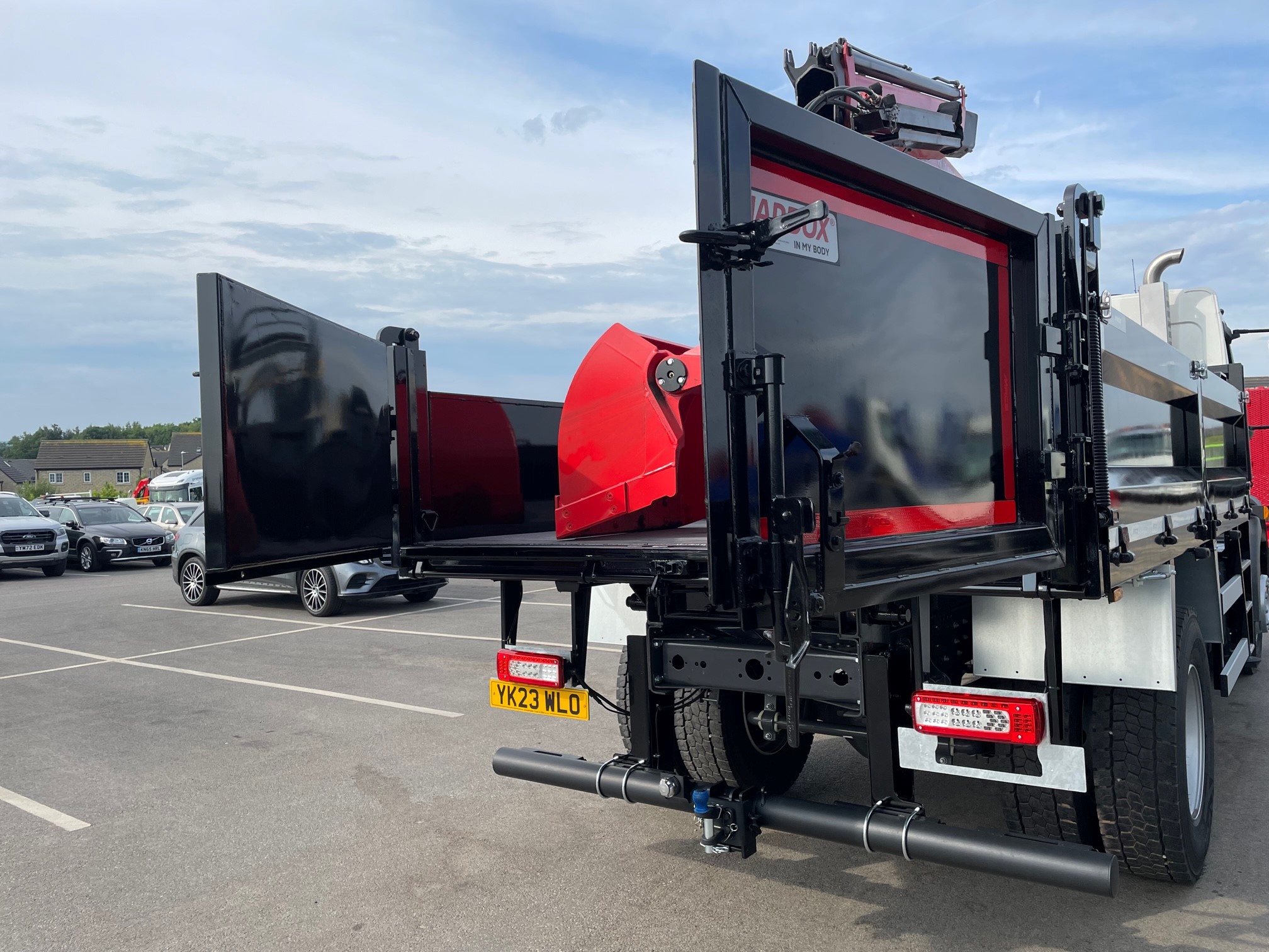 Volvo (2025) 18T Tipper Grab