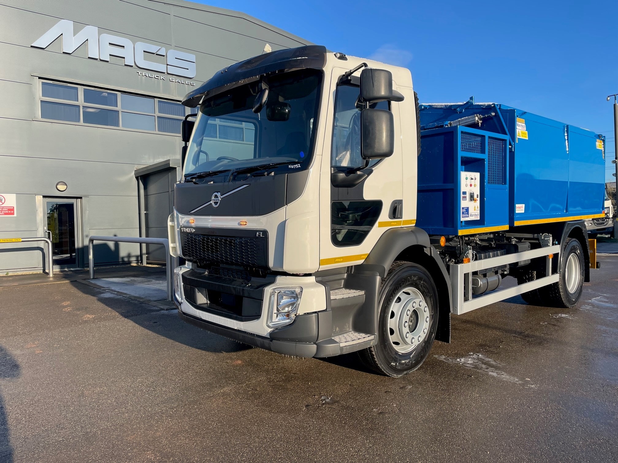 Volvo (2026) 18T Tipping Hotbox