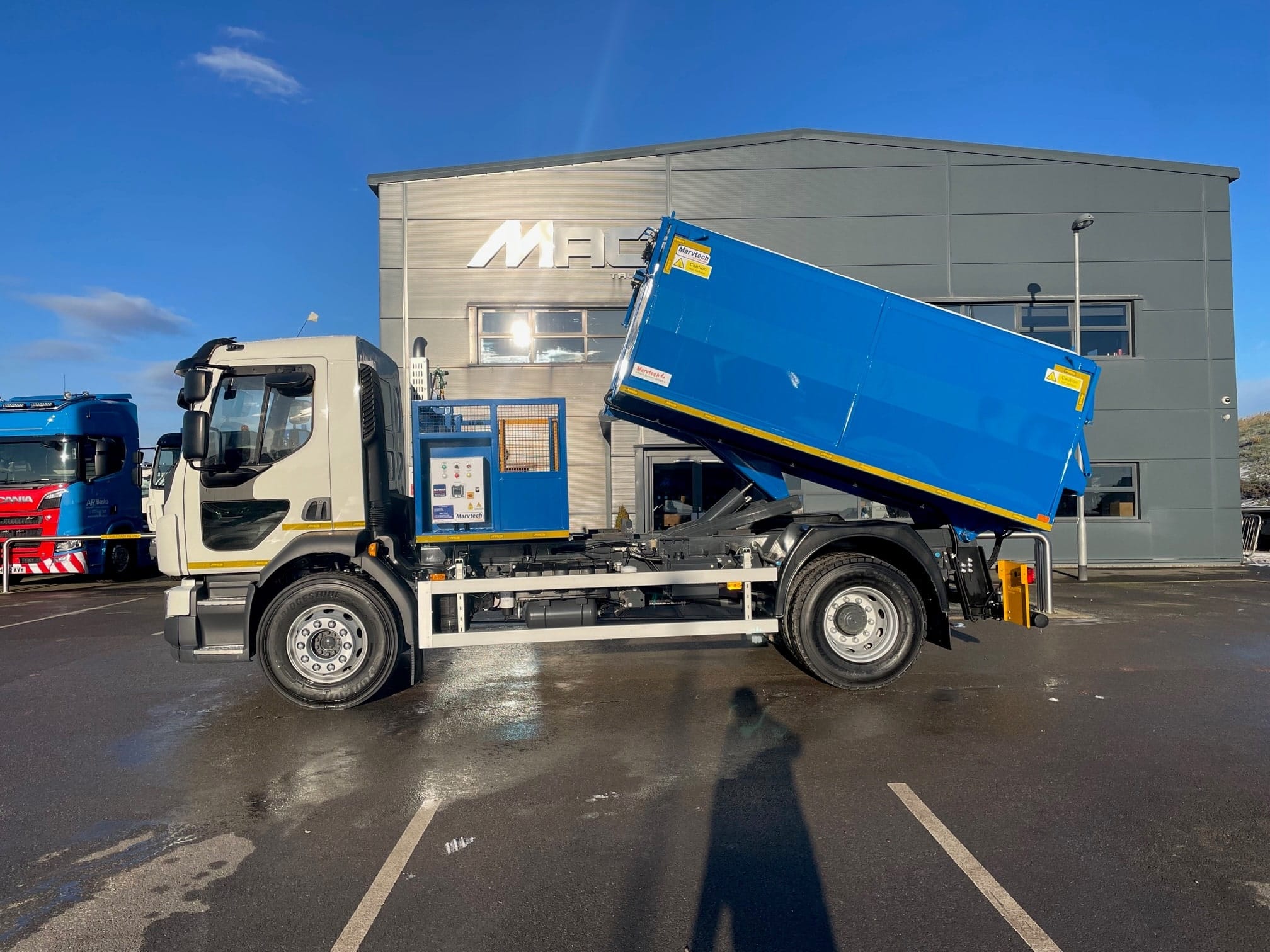Volvo (2026) 18T Tipping Hotbox