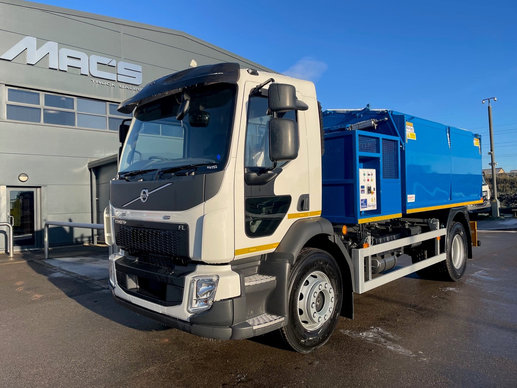 Volvo (2025) 18T Tipping Hotbox