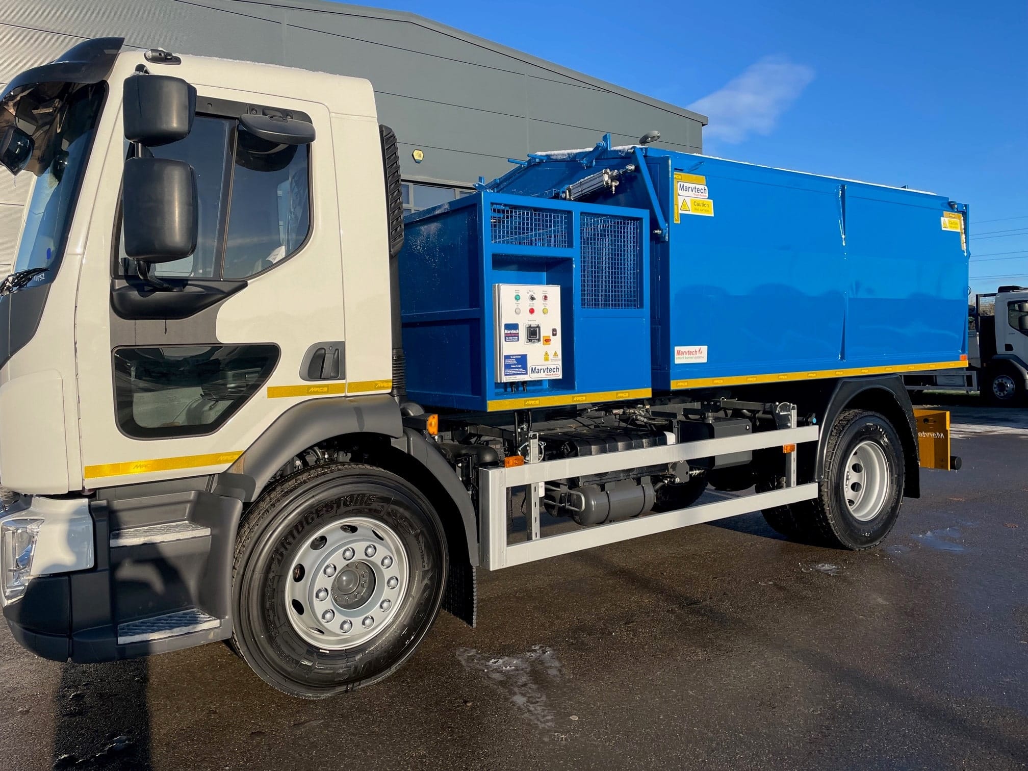 Volvo (2026) 18T Tipping Hotbox